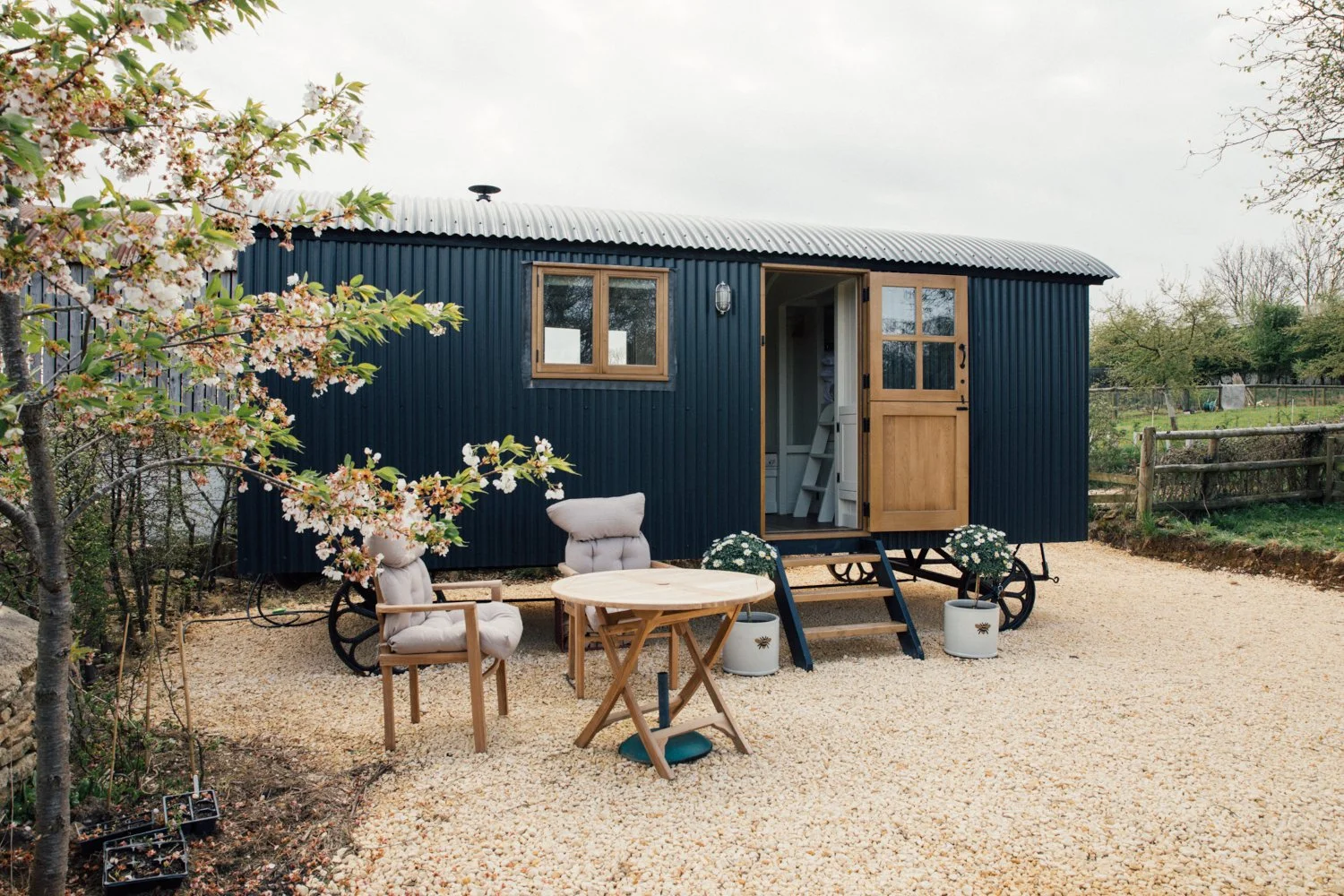 Bespoke hand built shepherd's huts | Red Sky Shepherd's Huts ...