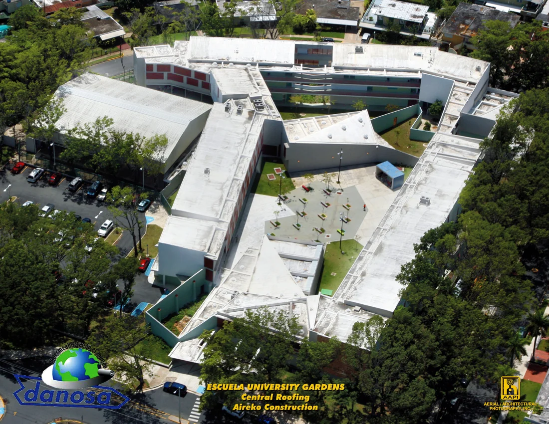 Escuela Superior University Gardens San Juan | Fasci Garden