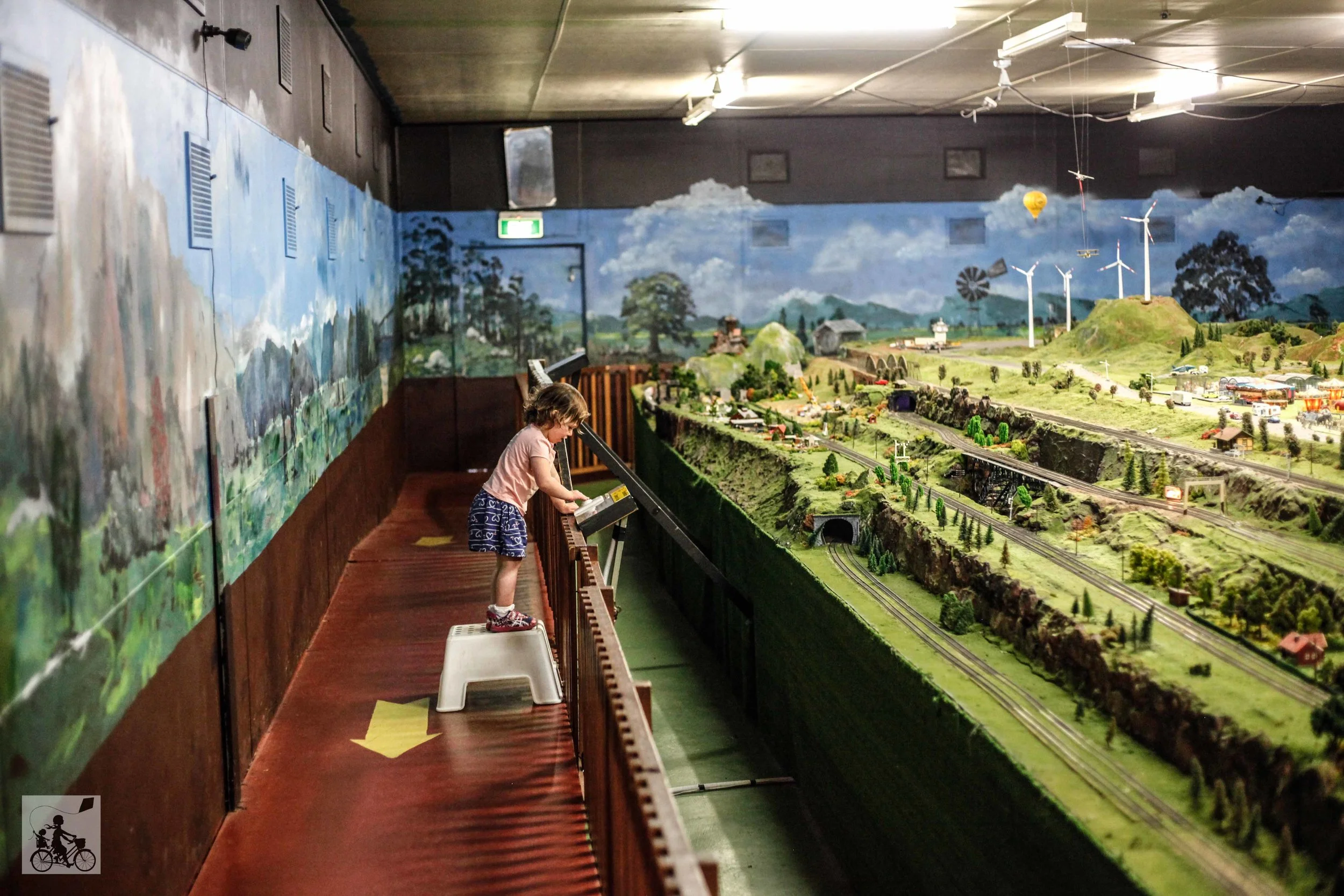 Emerald Lake Model Railway, Emerald — mamma knows east
