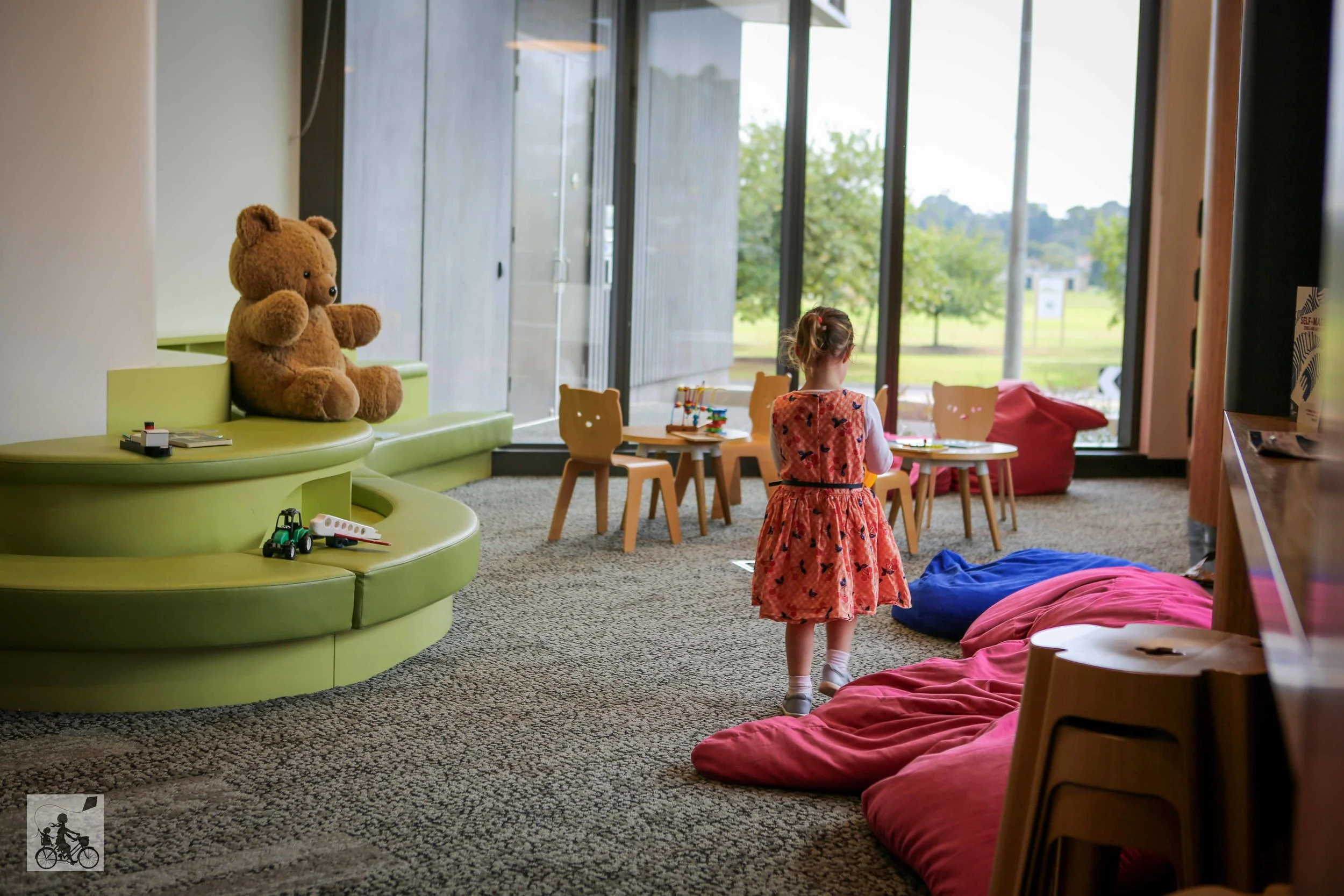 library @ bunjil place, narre warren — mamma knows east