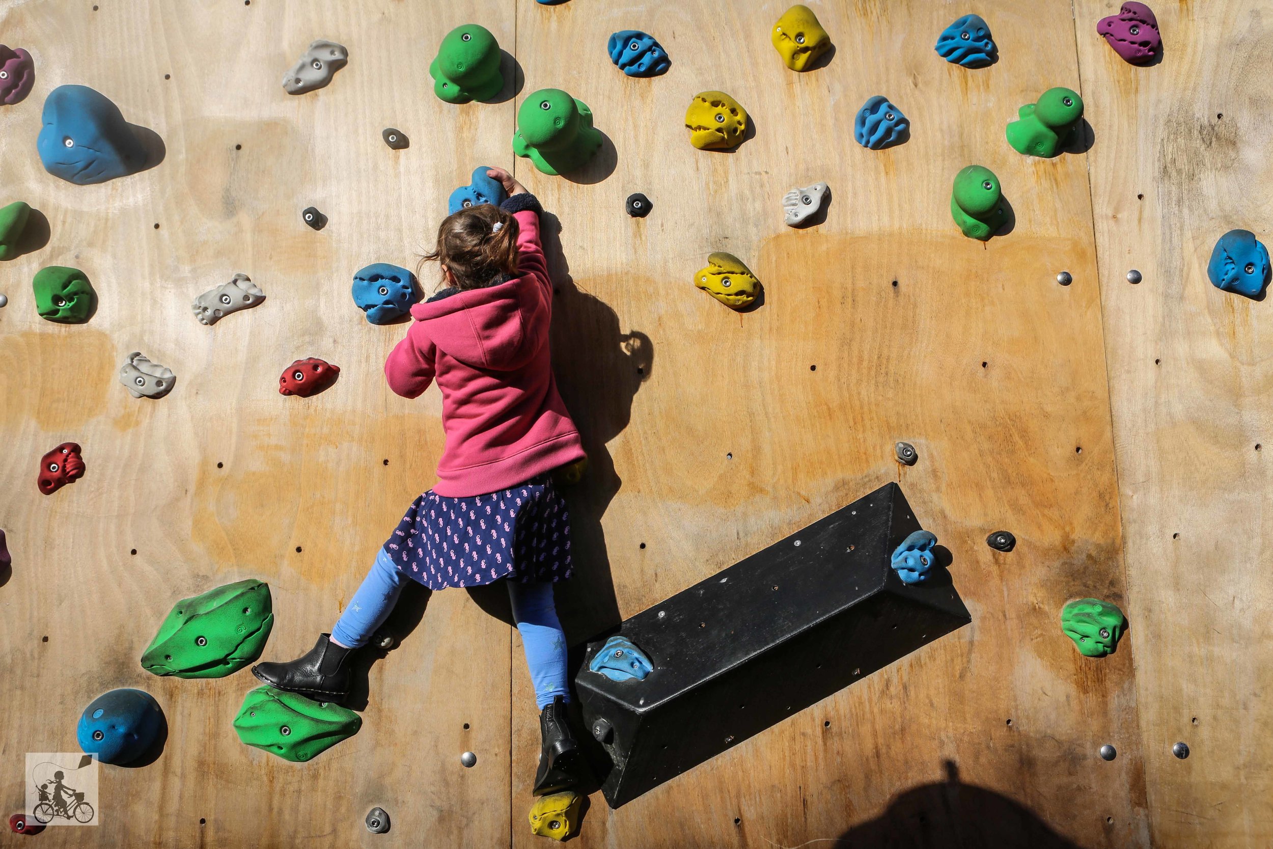 homesglen bouldering wall, chadstone — mamma knows east