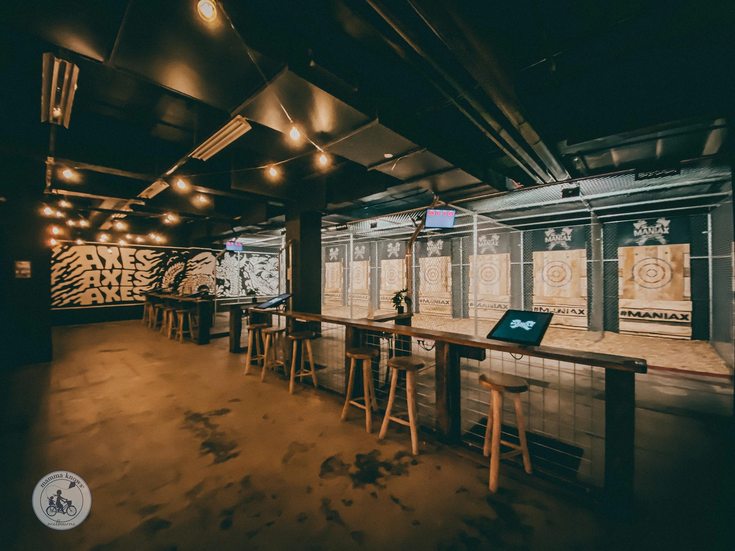 maniax, abbotsford — mamma knows east