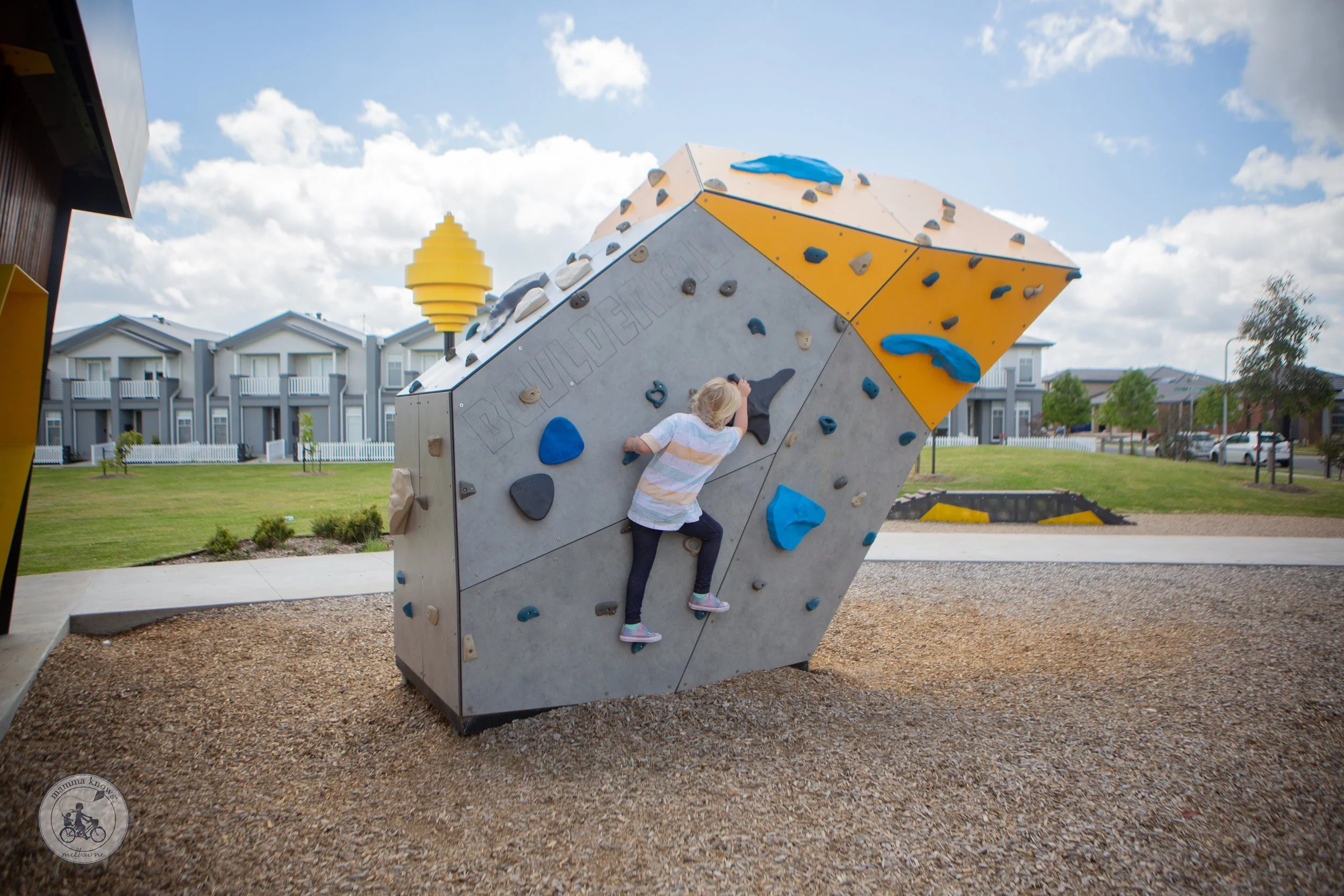 Vista Park Bee Playground, Clyde North — mamma knows east