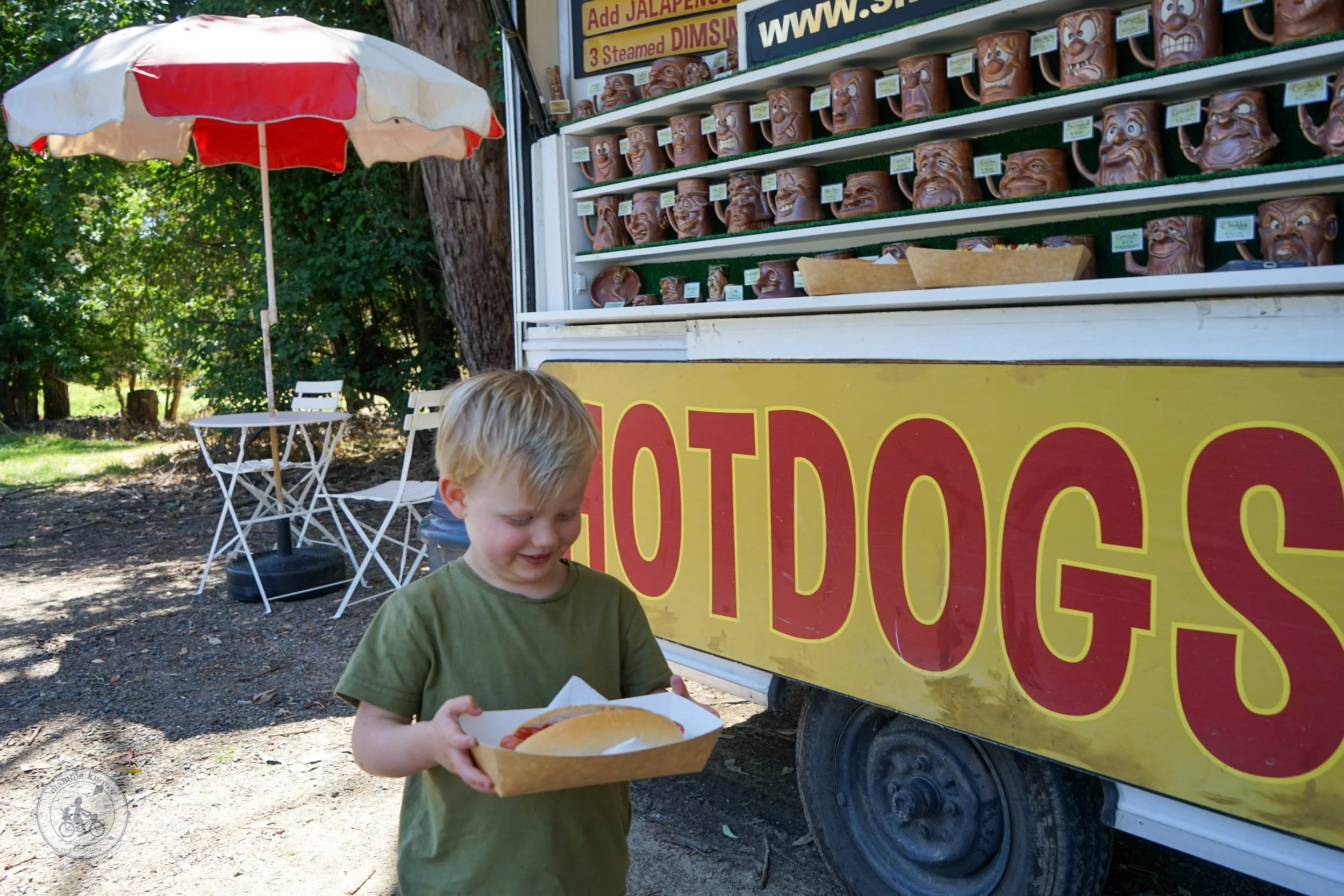 Chris's Hotdogs, The Basin — mamma knows east