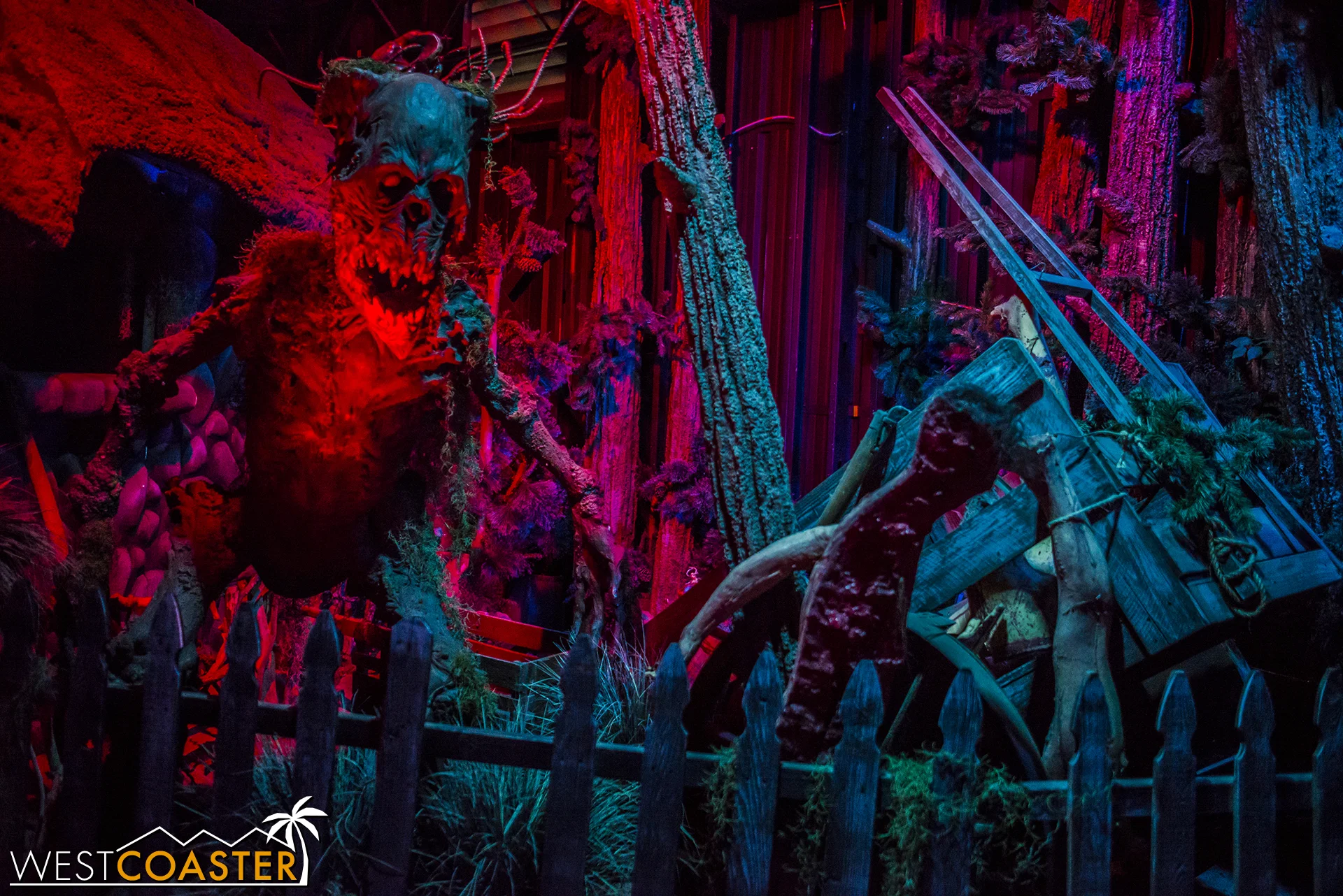 Six Flags Magic Mountain's Fright Fest 2016: Returning Mazes — Westcoaster