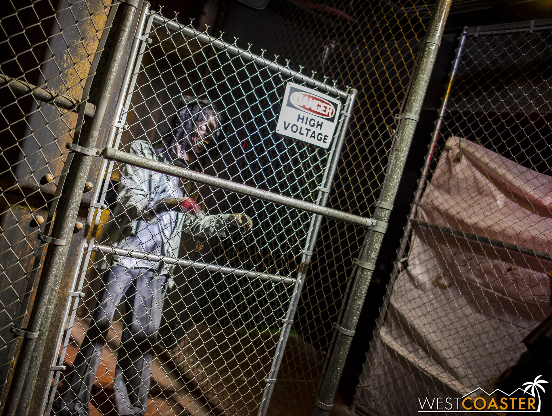 Six Flags Magic Mountain's Fright Fest 2016: Returning Mazes — Westcoaster