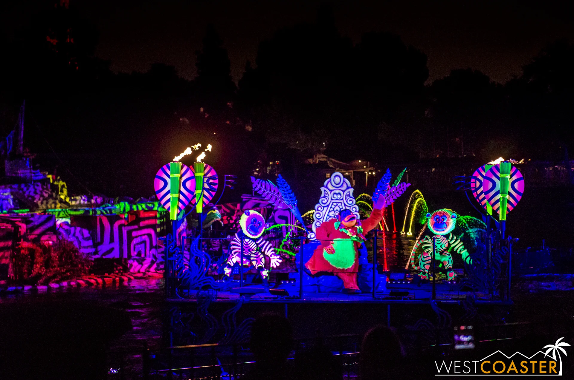 Disneyland Resort Update: FANTASMIC! Returns — Westcoaster