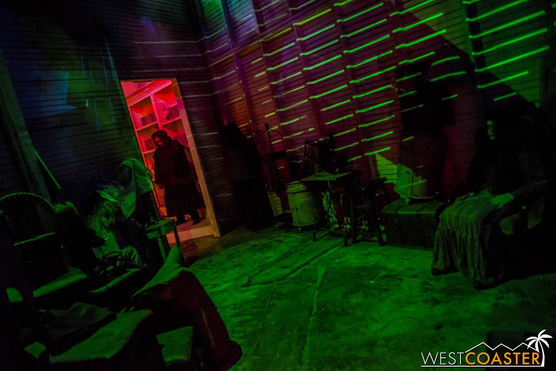 Six Flags Magic Mountain Fright Fest 2017: Mazes — Westcoaster