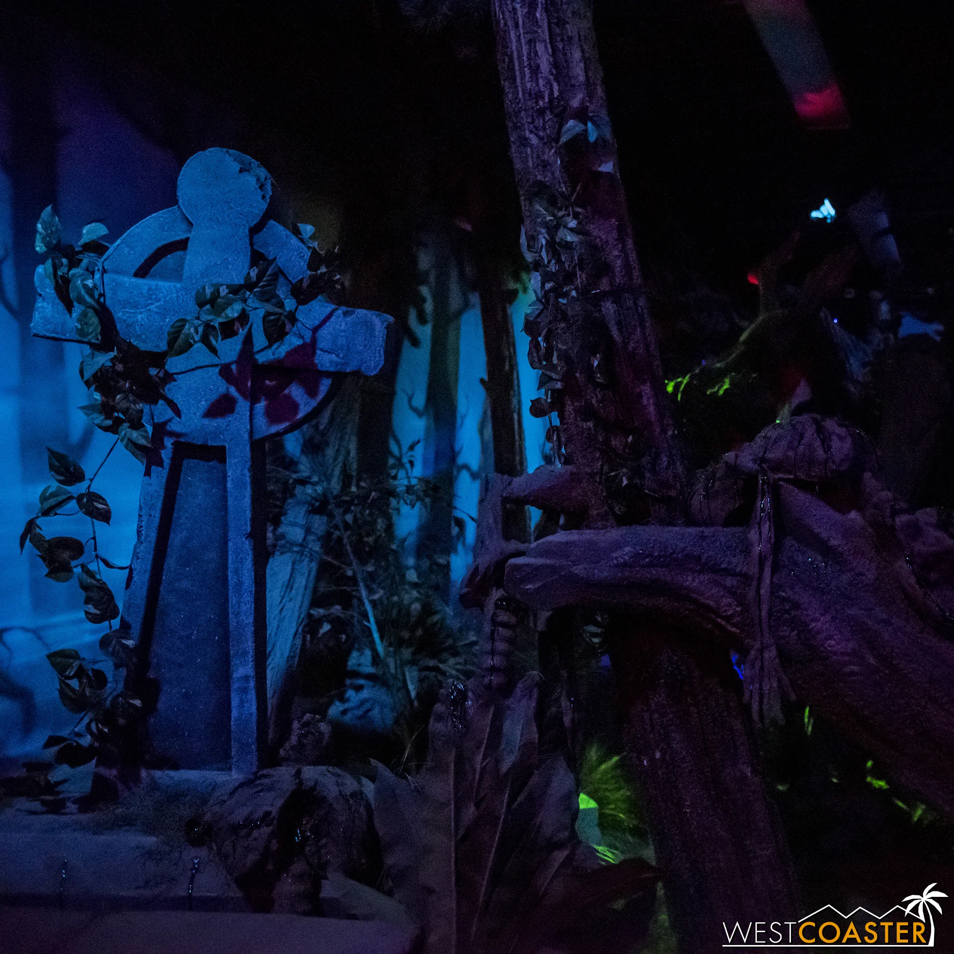 Six Flags Magic Mountain Fright Fest 2018: Mazes & Entertainment ...