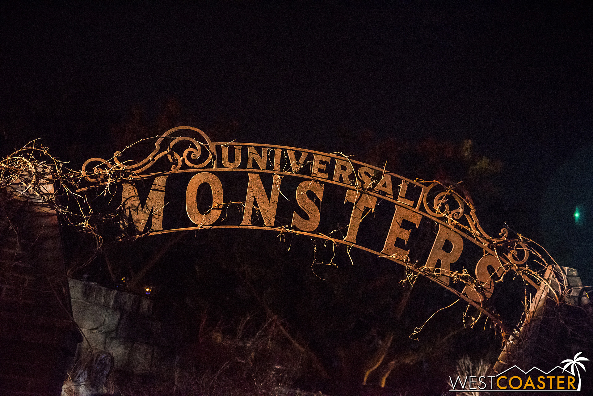 Universal Studios Hollywood Halloween Horror Nights 2018: Mazes Review ...