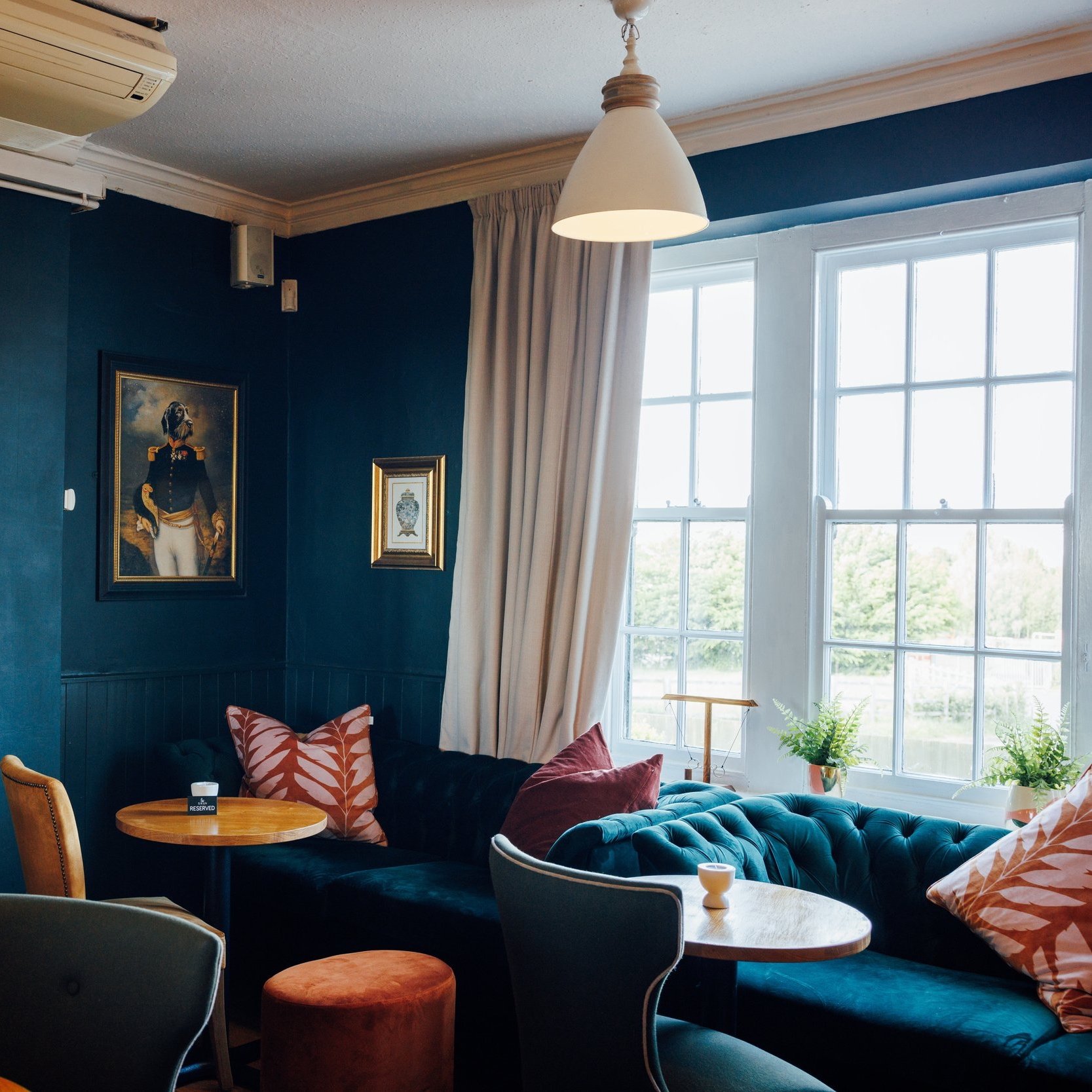 Reservations — THE SWAN