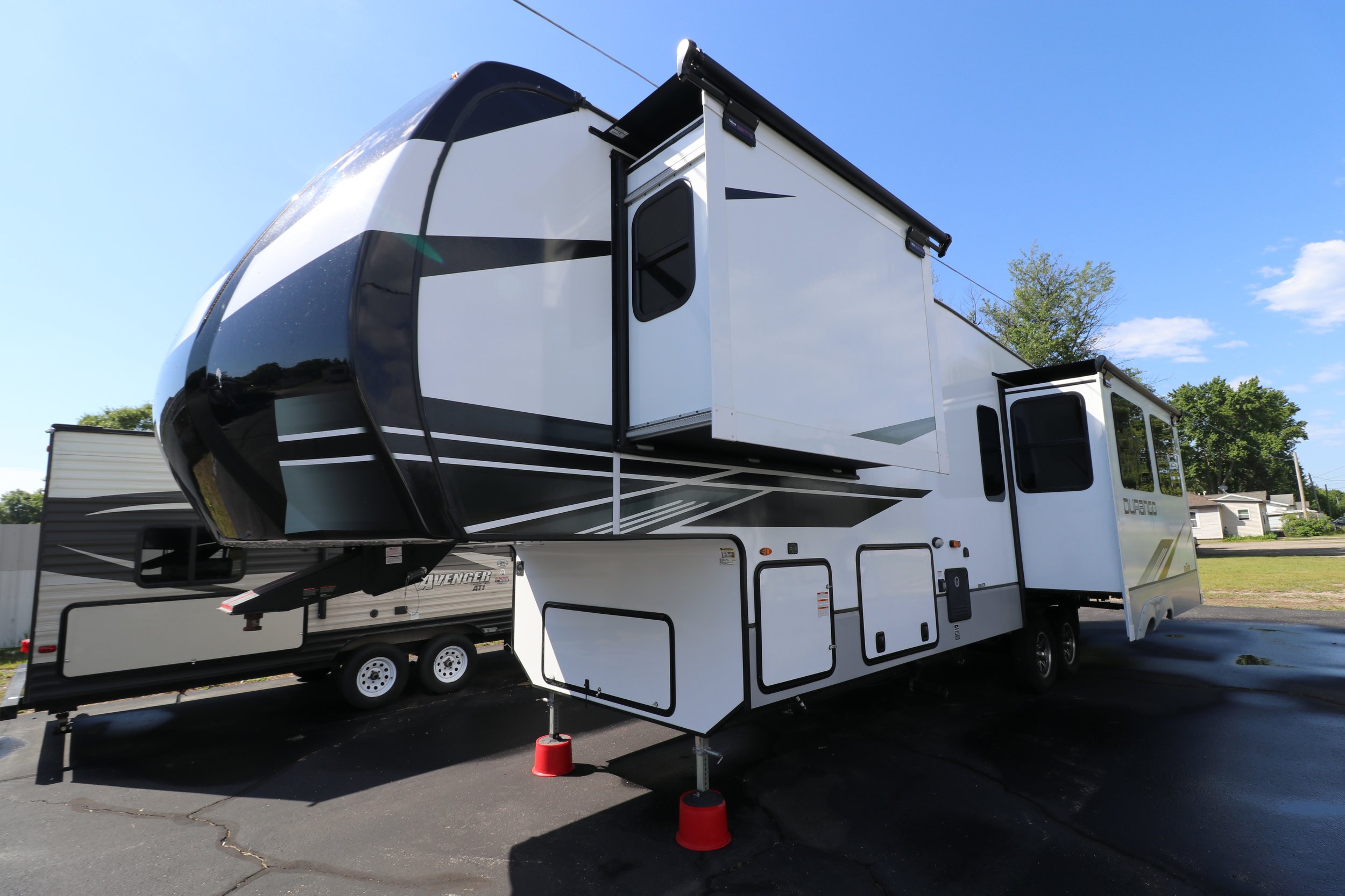 Fifth Wheel — Johnson's Auto & RV