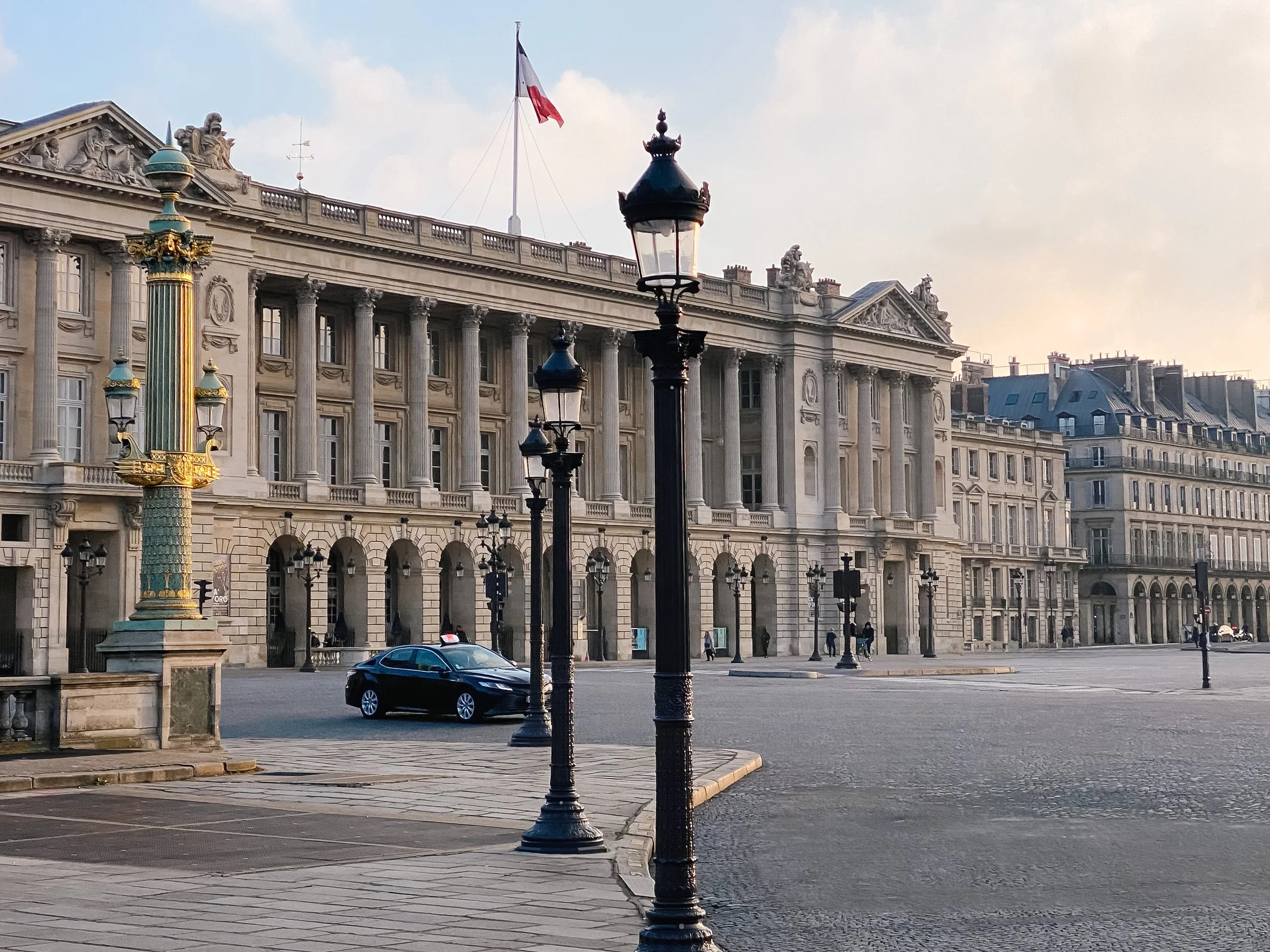 Getting around Paris faster: Why taxis are better than Uber — Paris ...