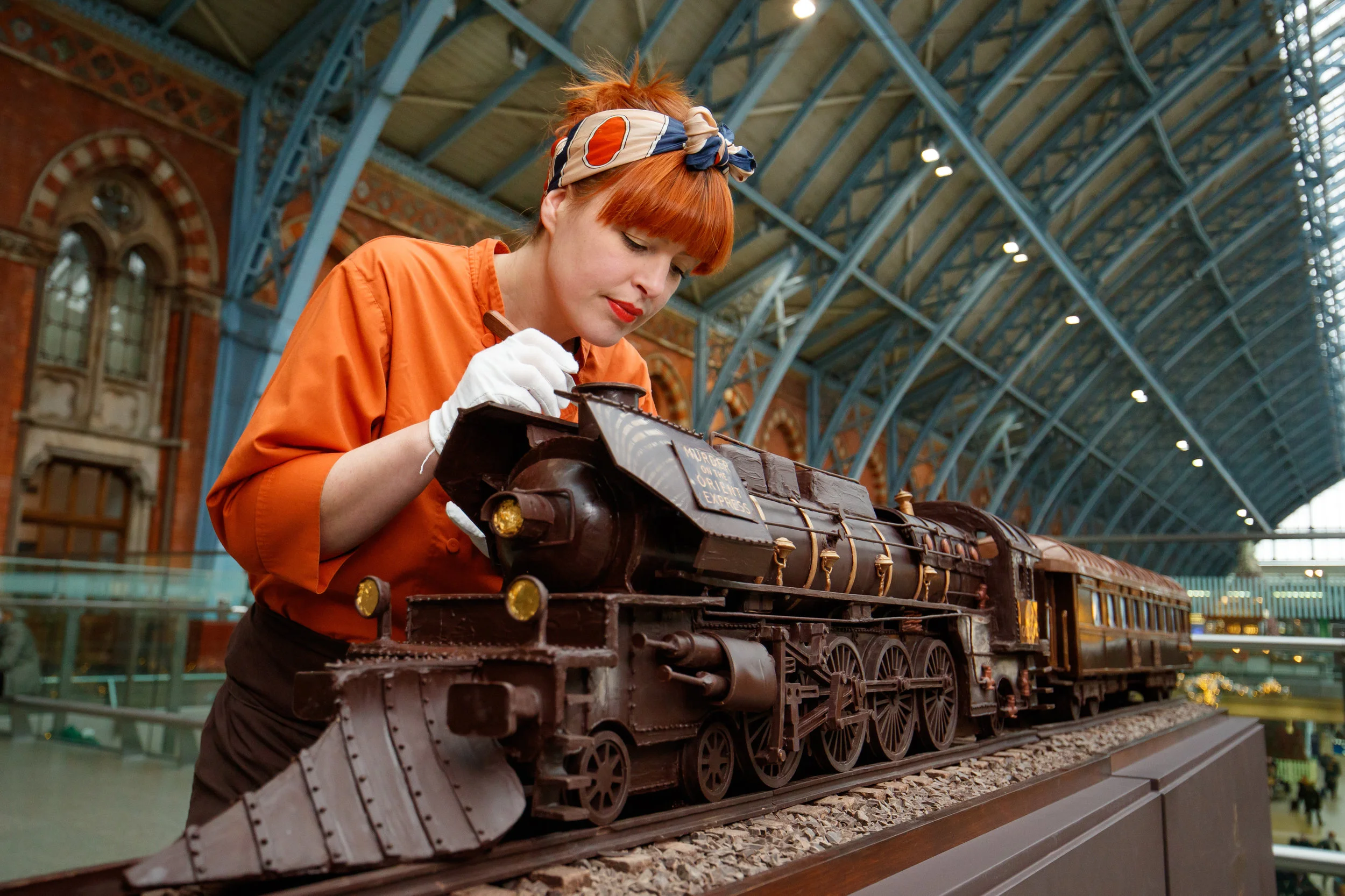 Godiva Chocolate Steam Train pulls into St Pancras Station! — chocolatician