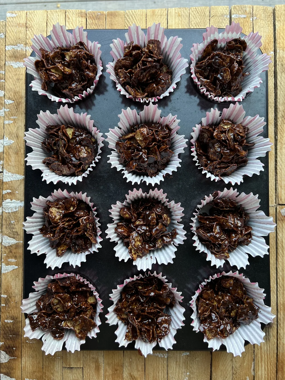 Chocolate cracklet cornflake cakes - the best party treat ever — Sam ...