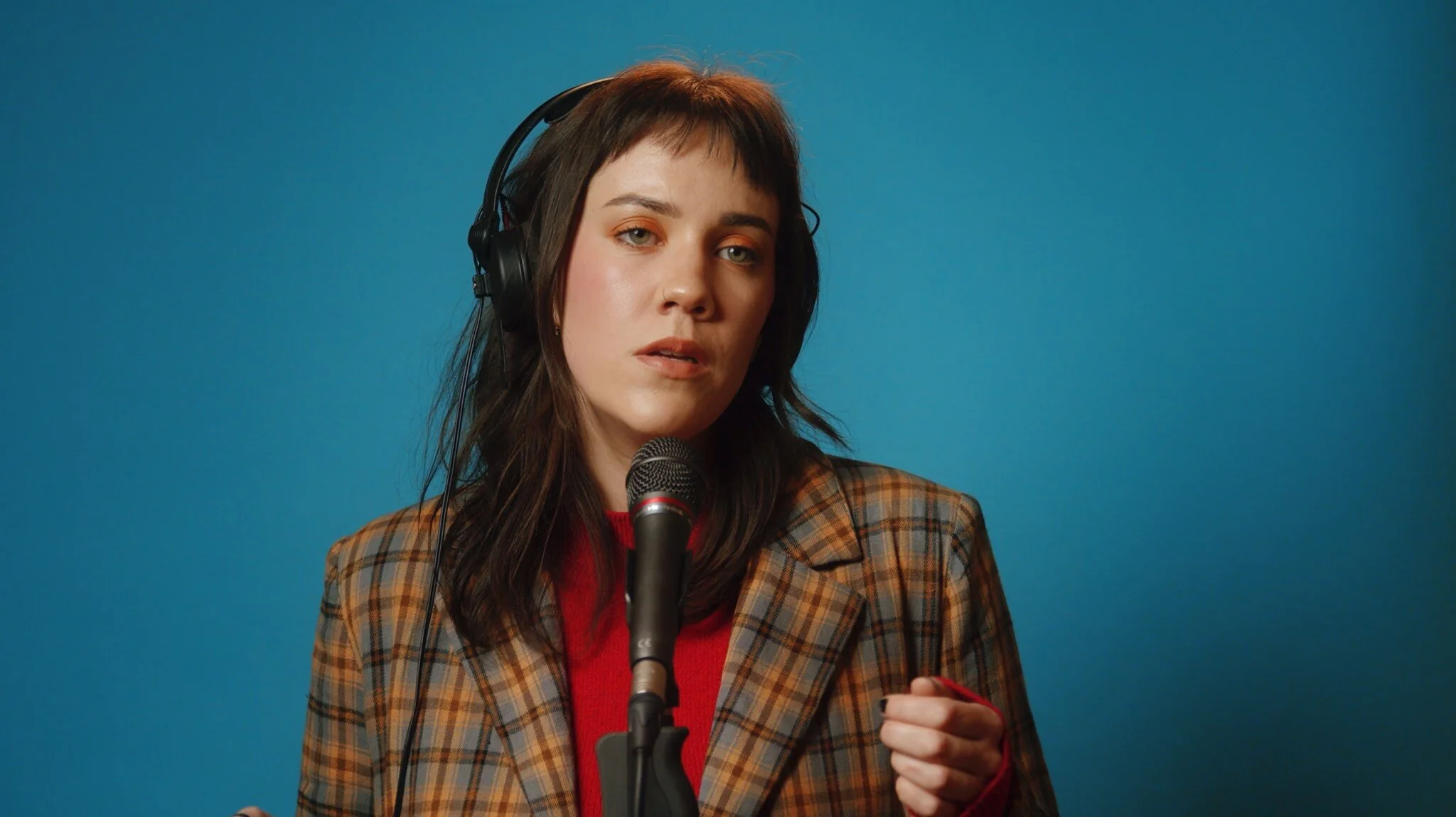 Songs of the Day: Bess Atwell - Co-op / Time Comes In Roses — Song Bar