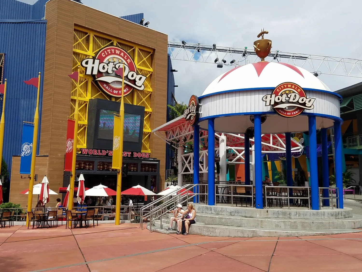 Are Dogs Allowed At Universal Citywalk are-dogs-allowed-at-universal-citywalk