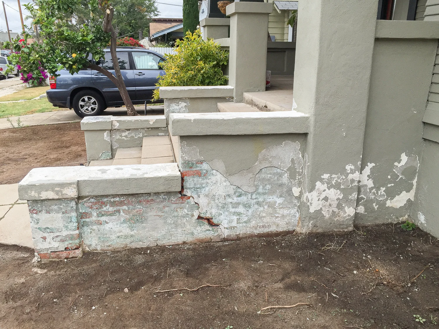 How to Repair Stucco on a House Foundation: A DIY Guide — The Gold Hive