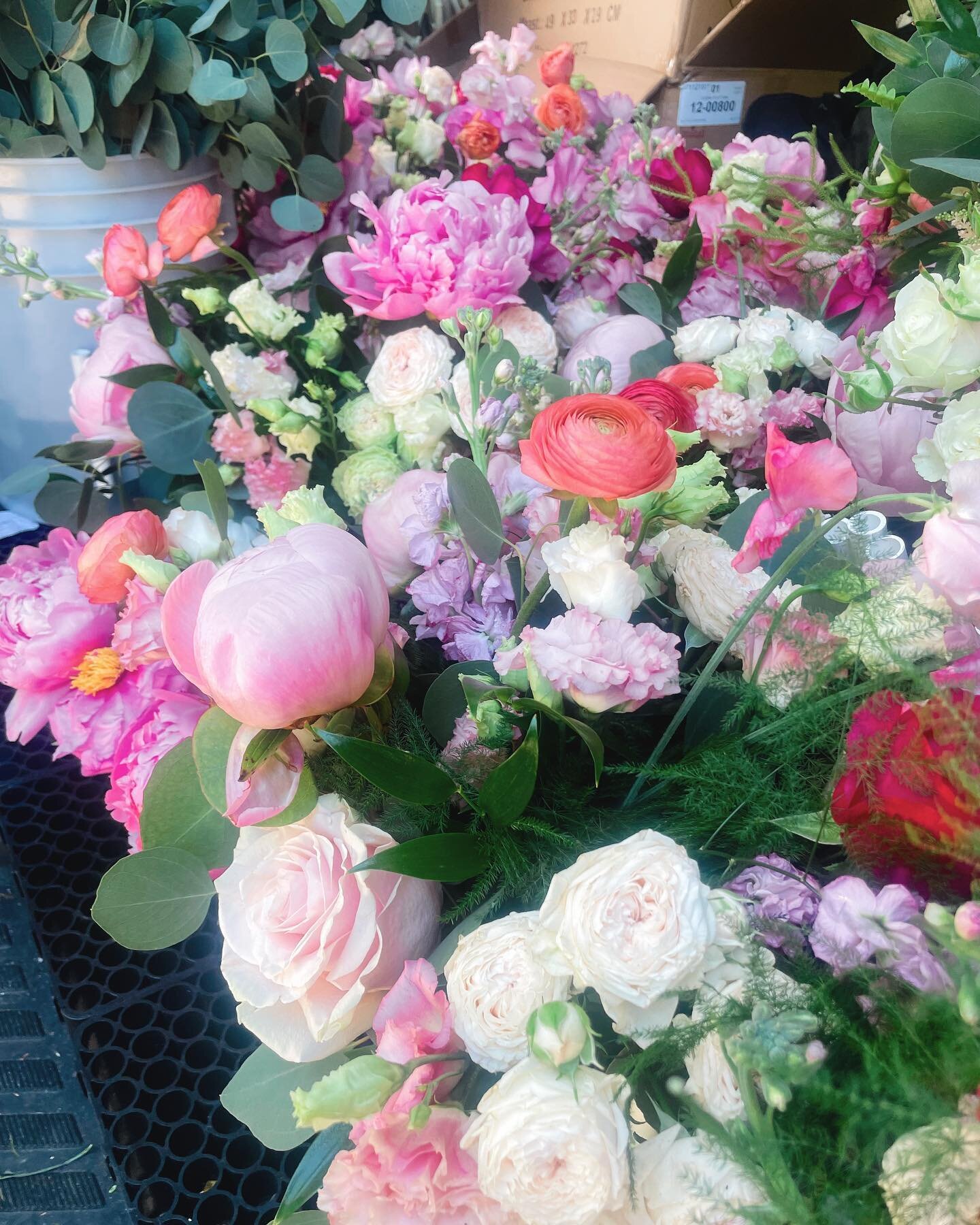 Esscents of Flowers - Wedding and Event Floral Design