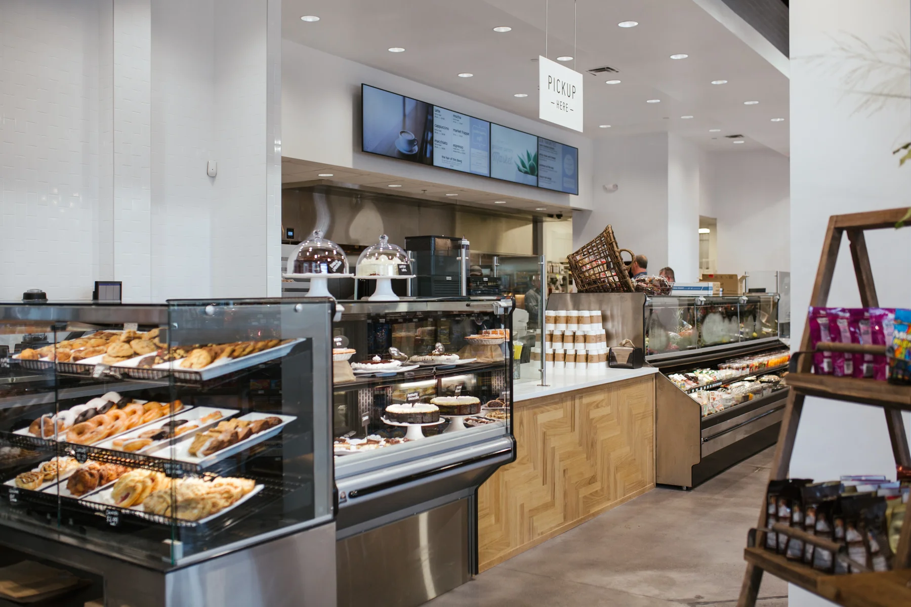 Project Golden Pantry Market — METAL + PETAL