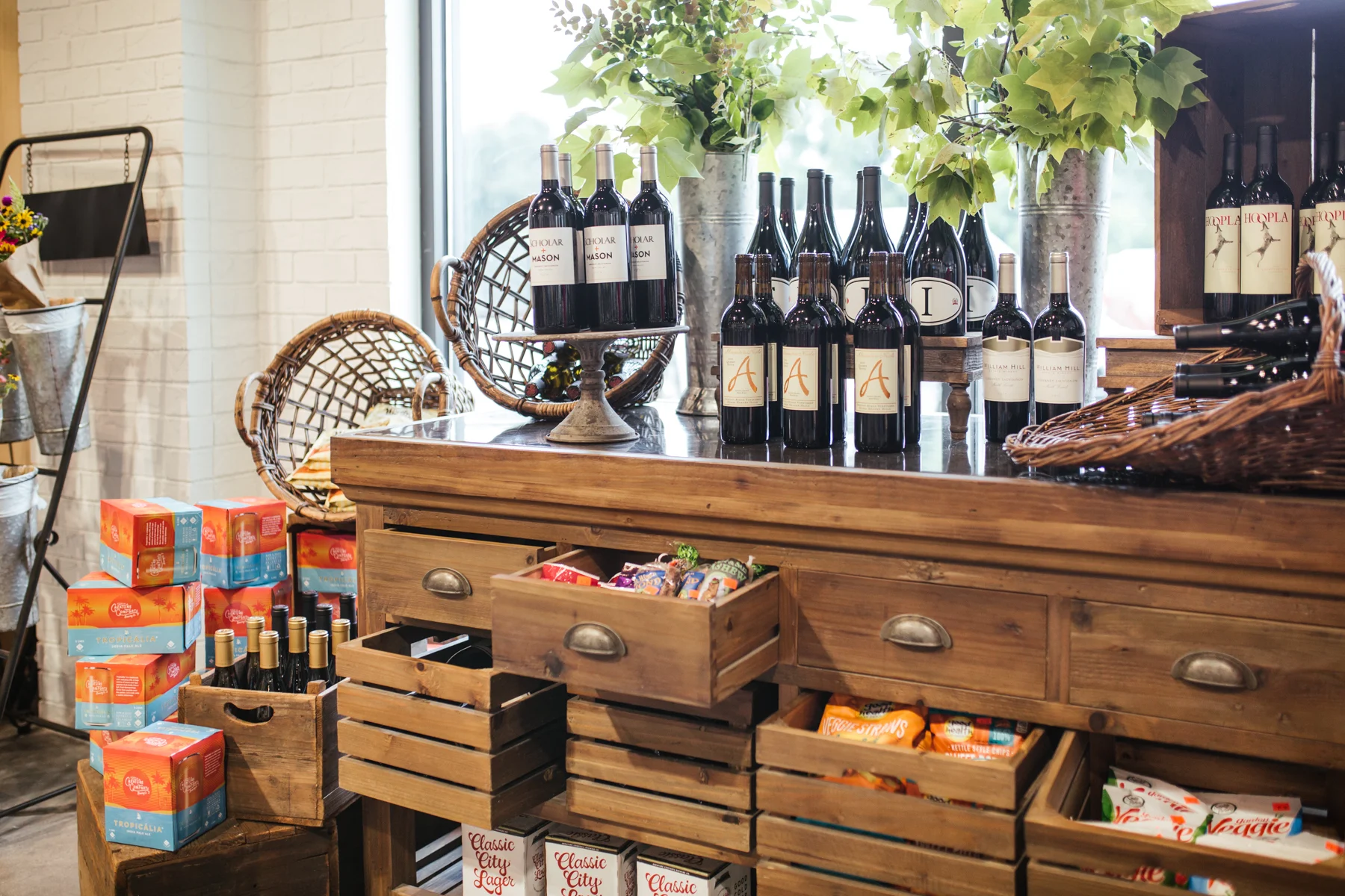 Project Golden Pantry Market — METAL + PETAL