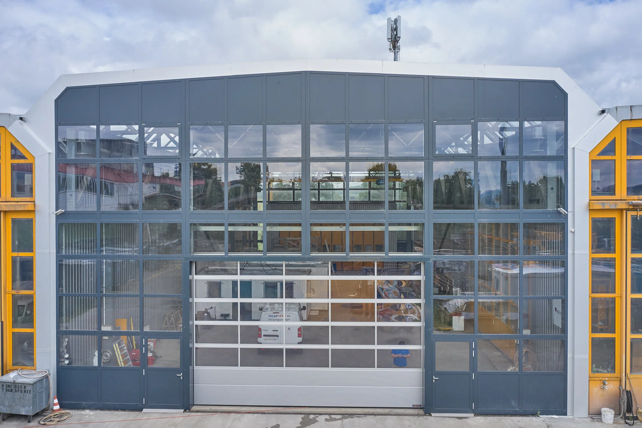 Hallentor Dänikon — Koller Metallbautechnik GmbH