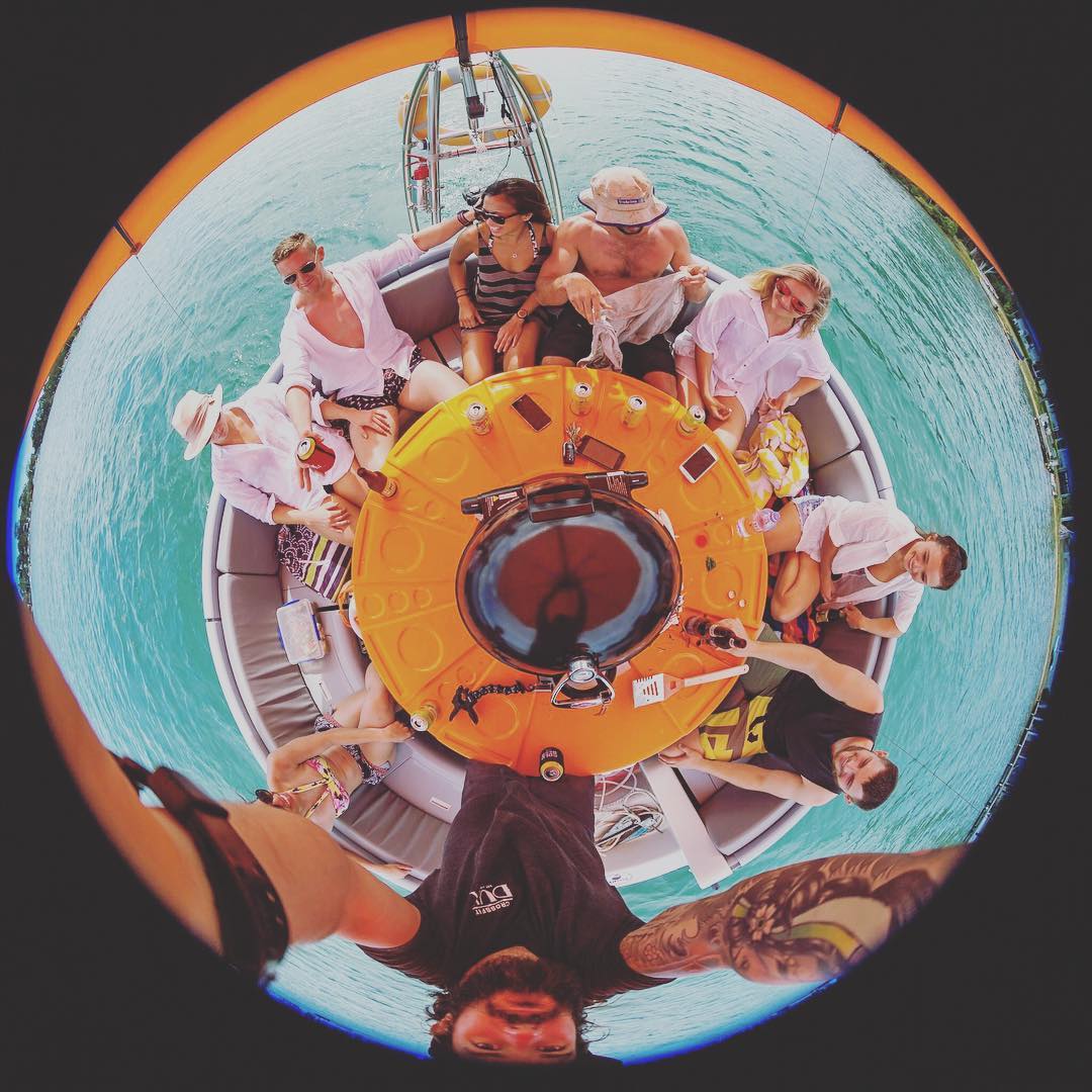 Boat Hire Melbourne| Aquadonuts