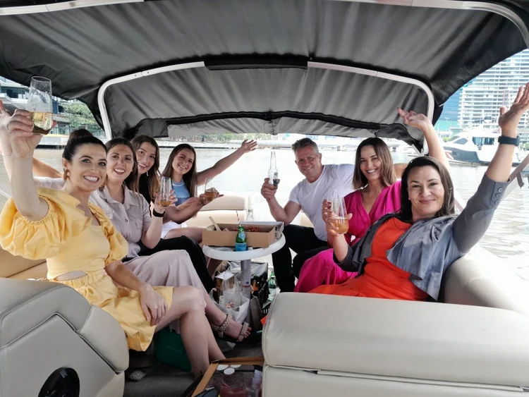boat hire melbourne — Boat Hire Melbourne| Aquadonuts