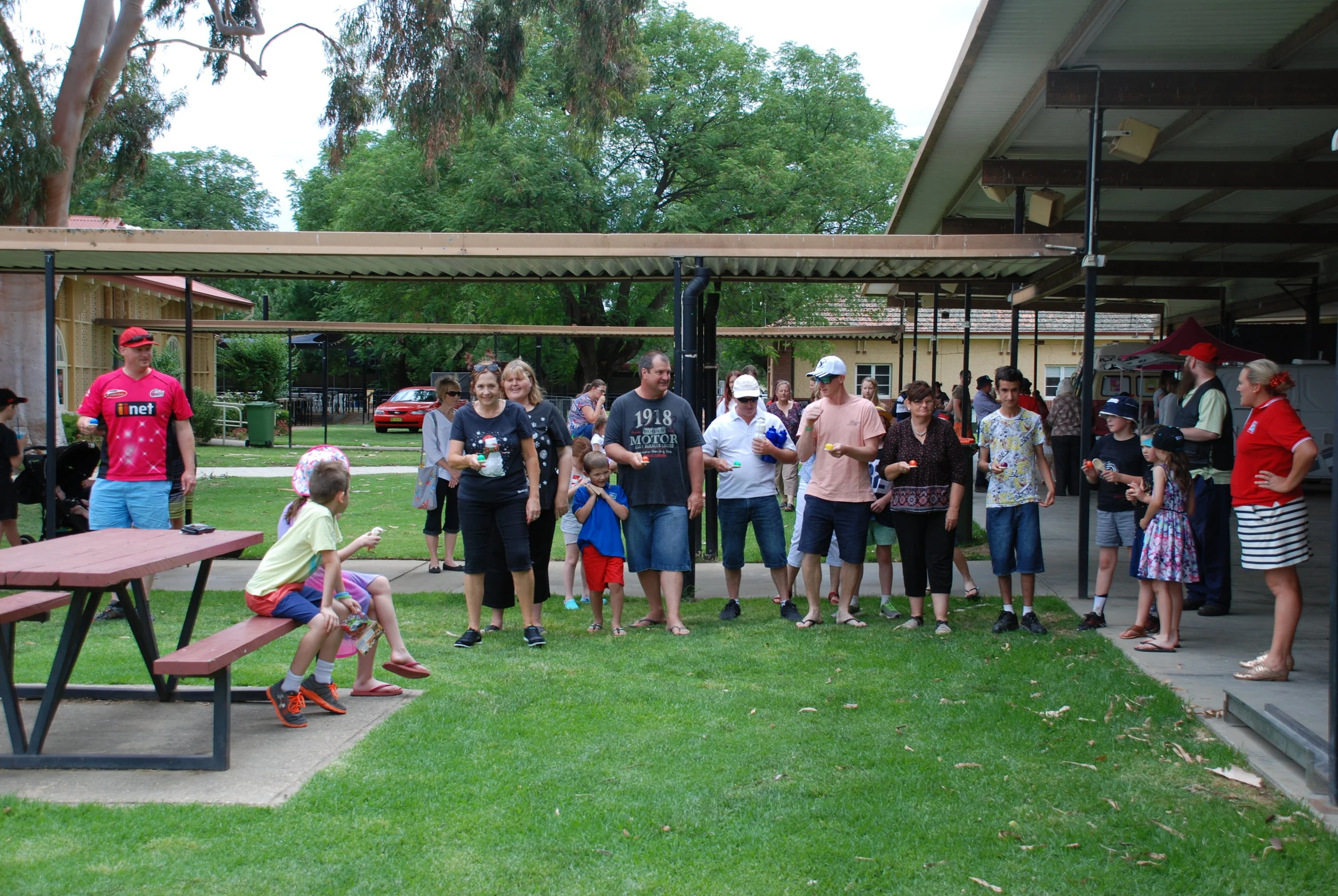 Santa Arrives by Helicopter at the Country Hope Christmas Party Wagga ...