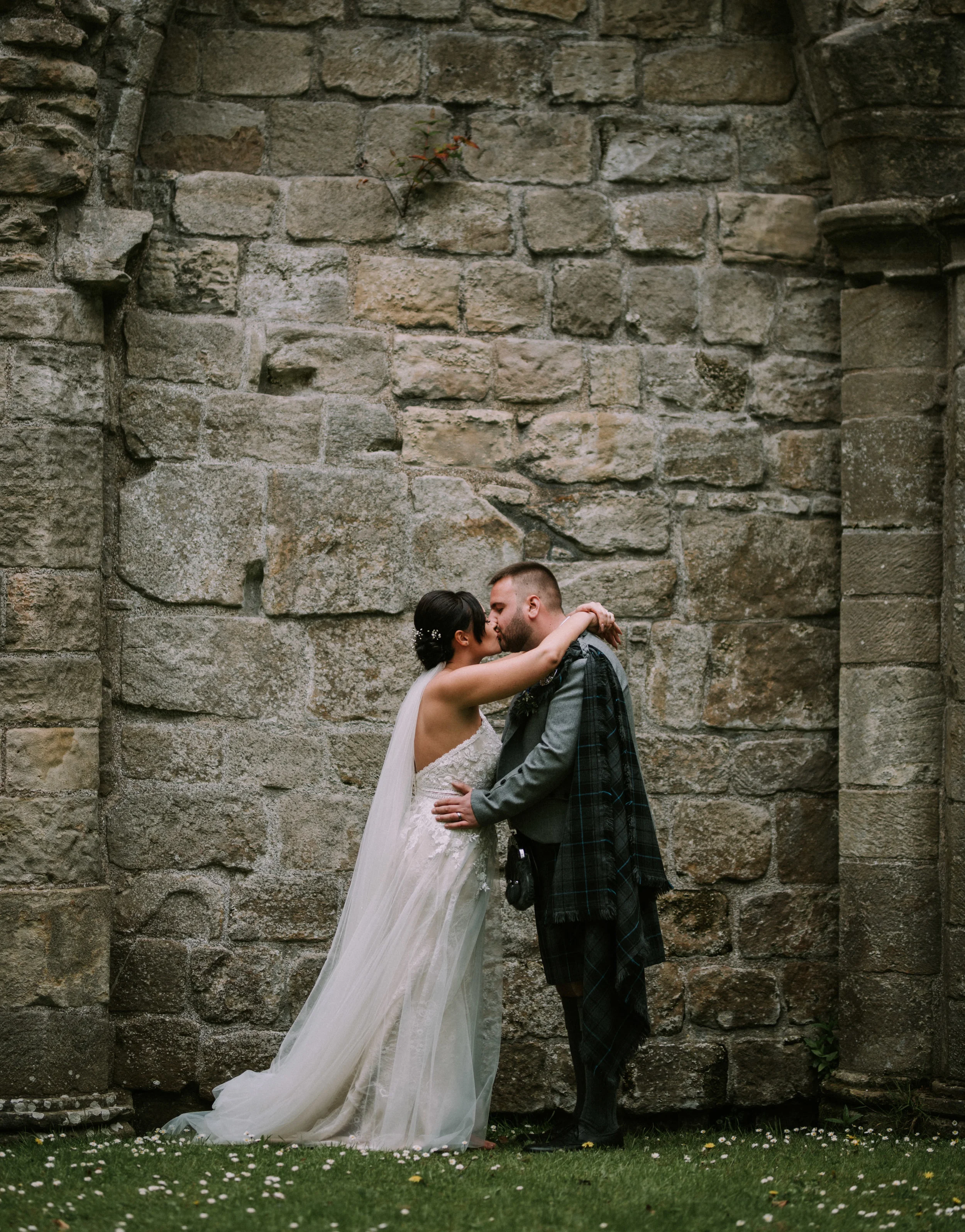 Culross Abbey Wedding // Savannah & Reece — Cara Frew Photography ...