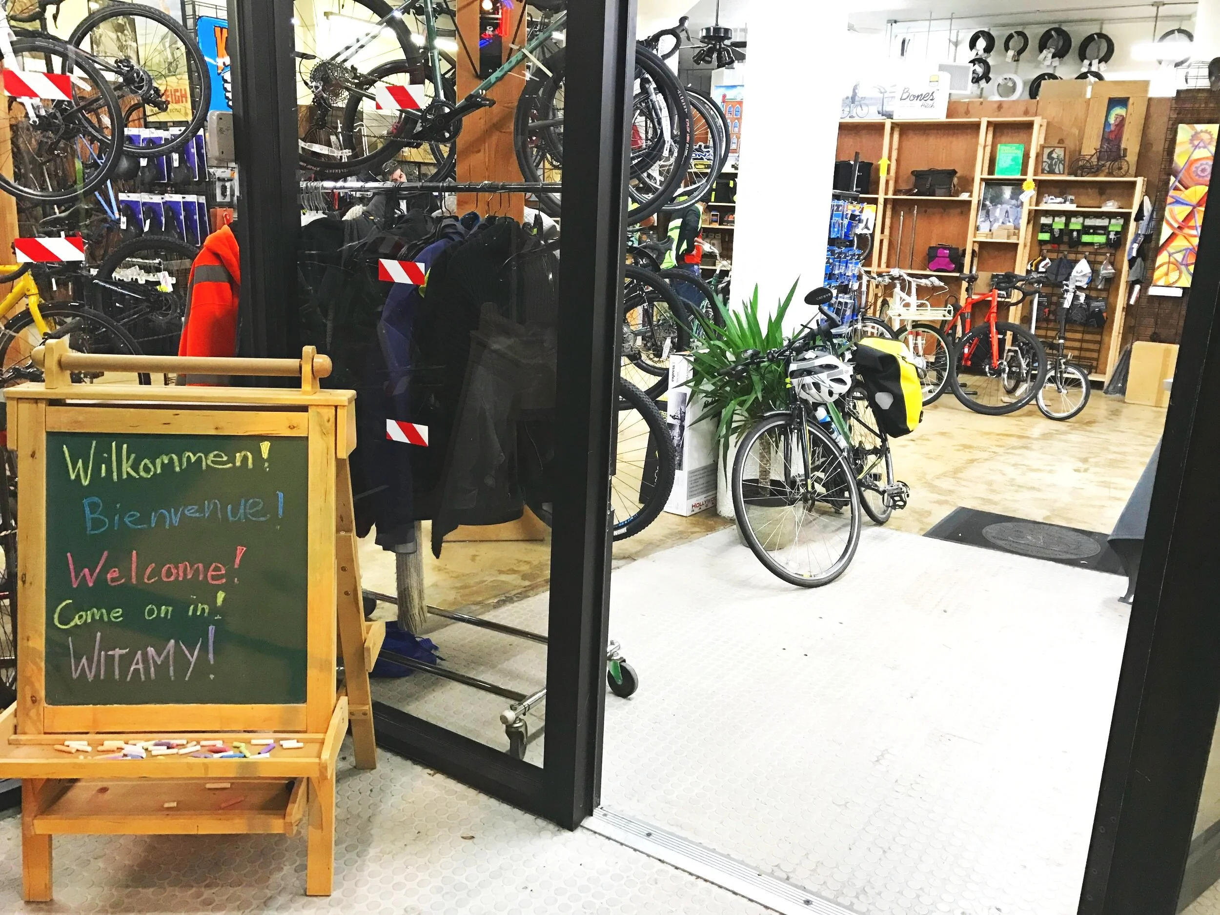 Location & Hours — Cosmic Bikes