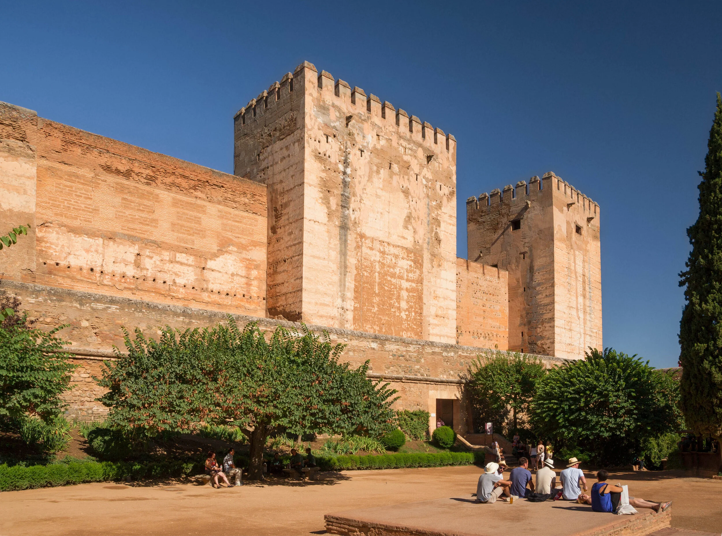 The Alcazaba, the Fierce Fortress of the Alhambra — The Not So ...