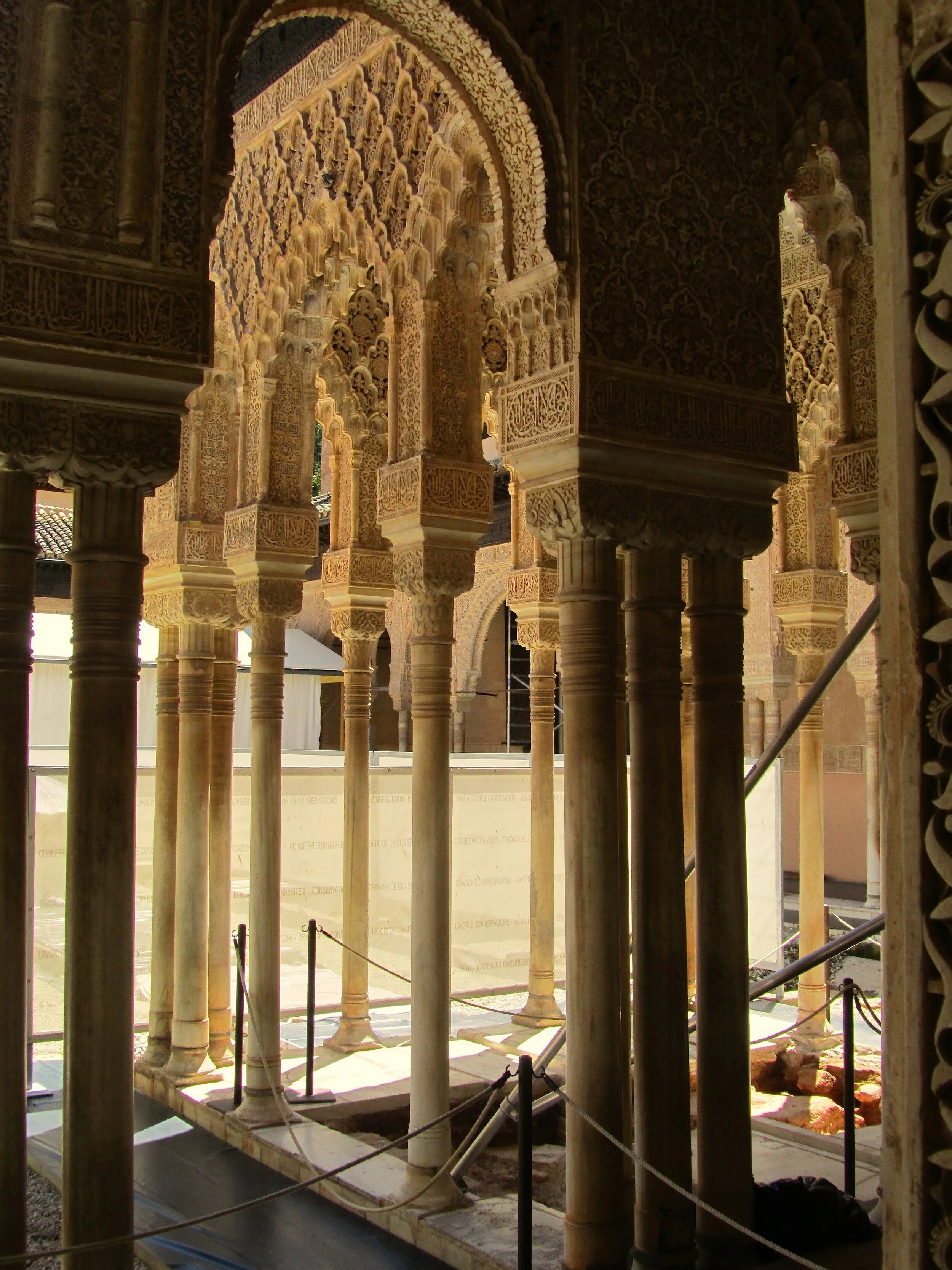 The Mind-Bogglingly Gorgeous Nasrid Palaces at the Alhambra — The Not ...
