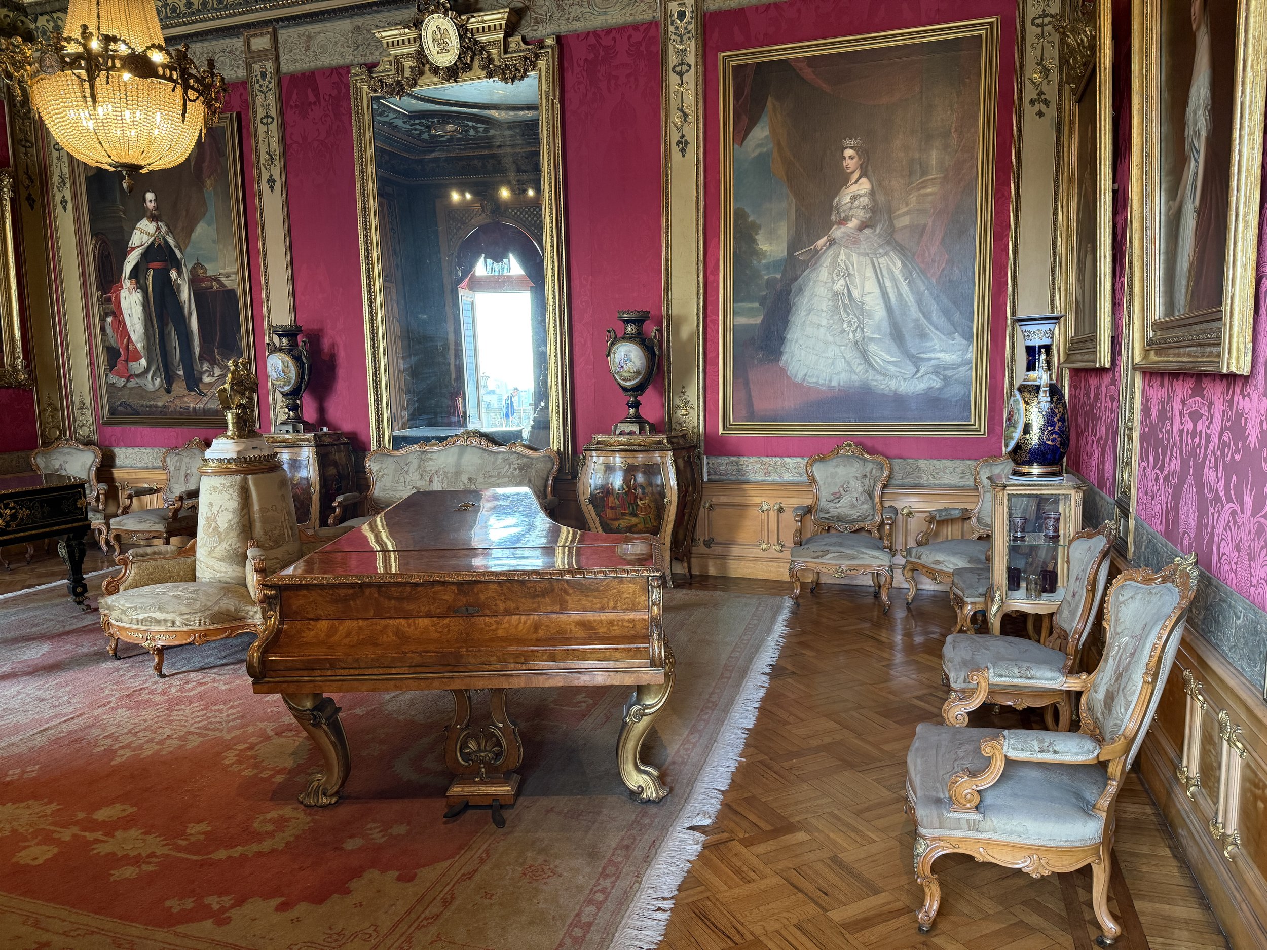 Chapultepec Castle’s Lavish Décor and Imperial Intrigue in CDMX