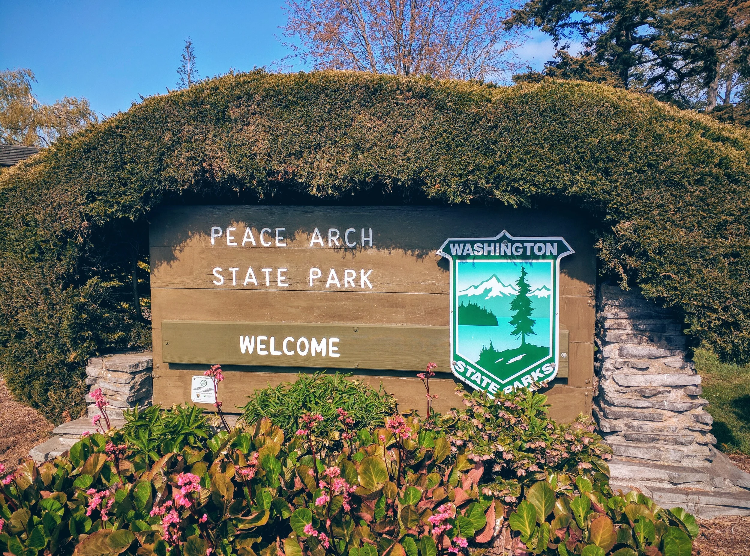 International Peace Arch Park — Pacific North Wanderers