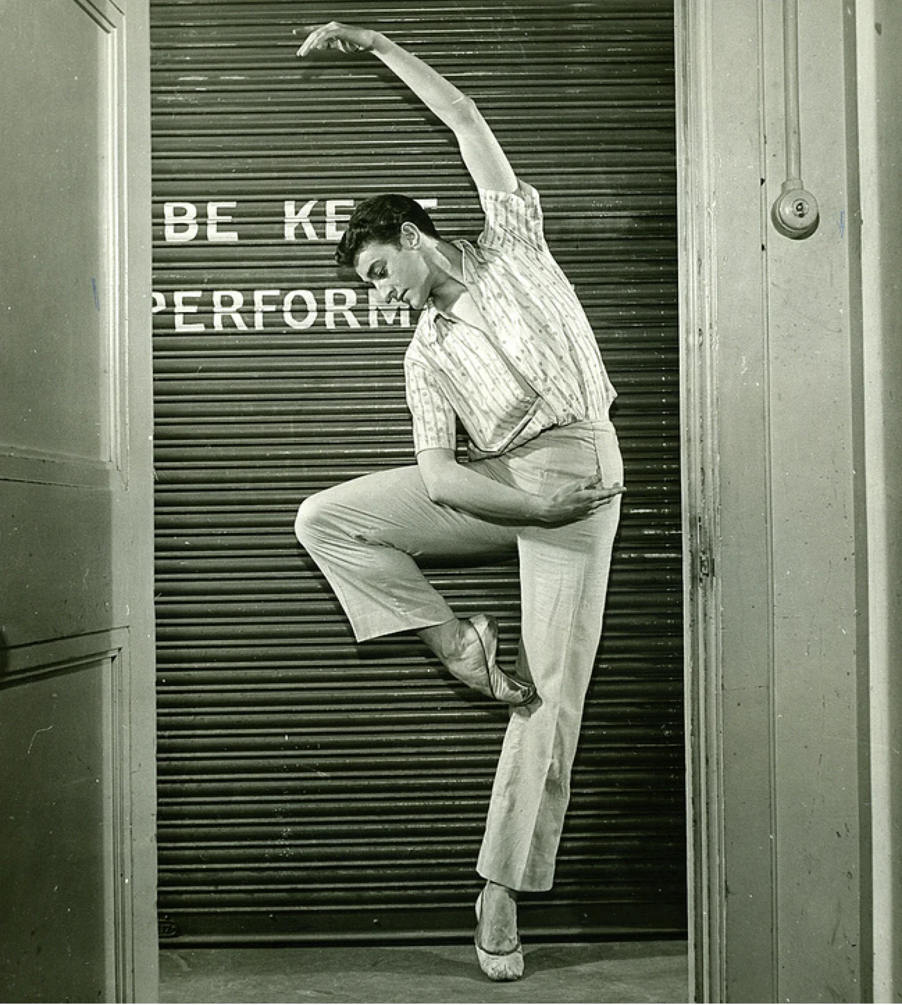 Biography — Kenneth MacMillan