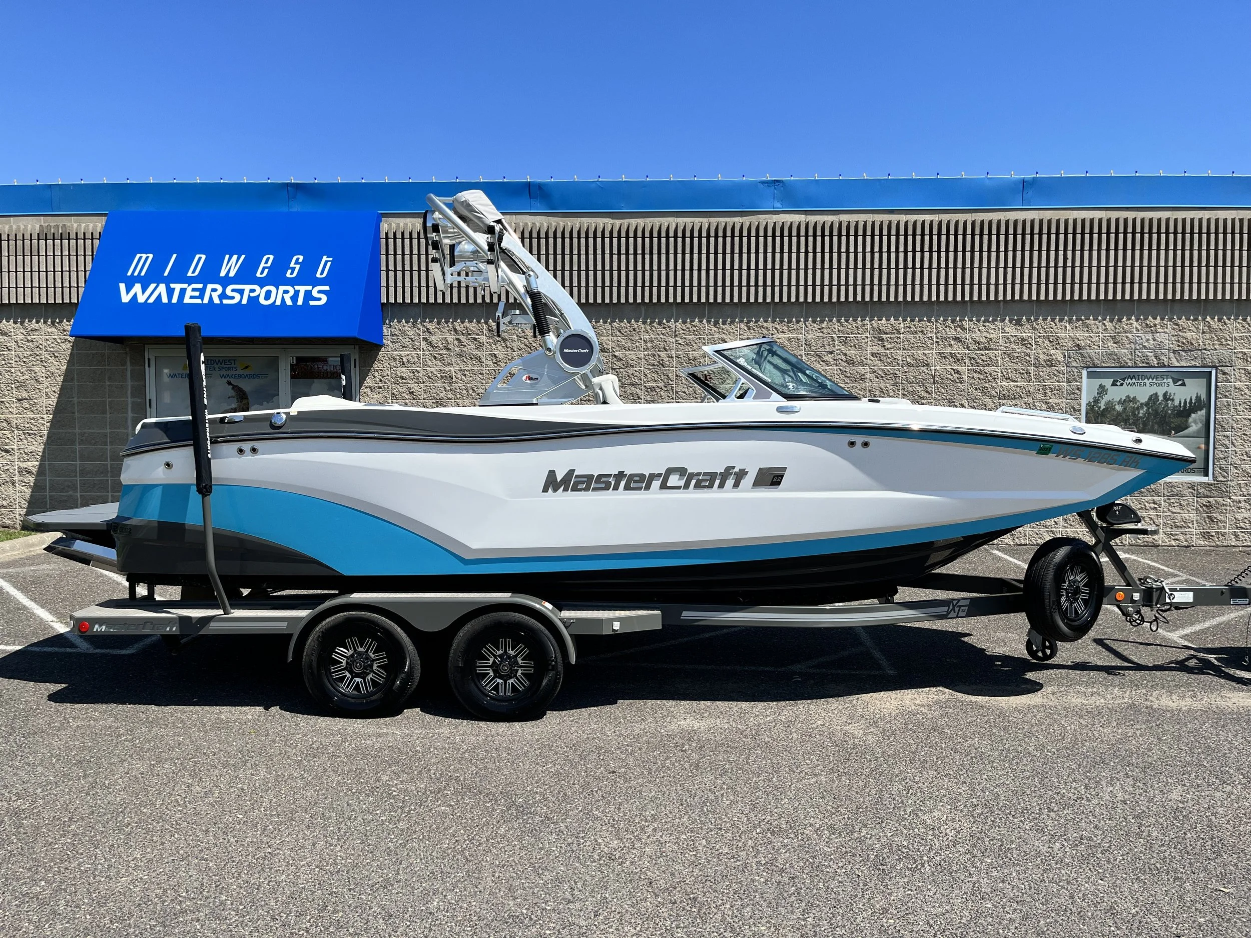 2019 MasterCraft XT22 | Kahuna Blue — Midwest Water Sports ...