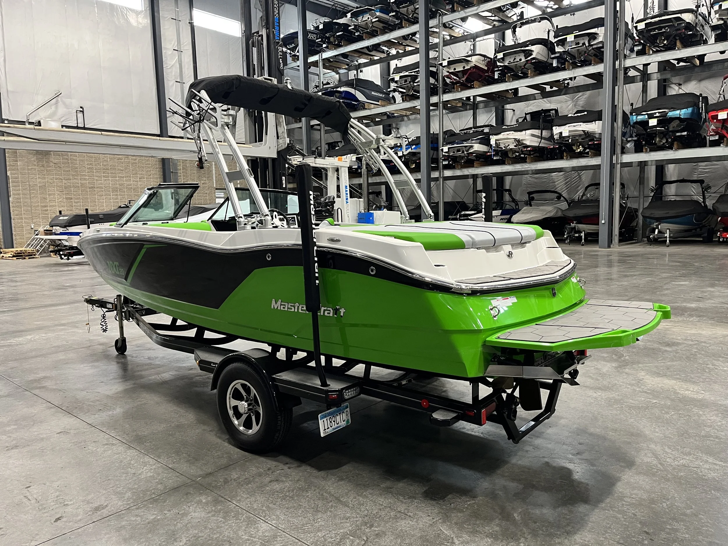 Used 2015 MasterCraft NXT 20 Wake Surf Boat For Sale - — Midwest Water ...
