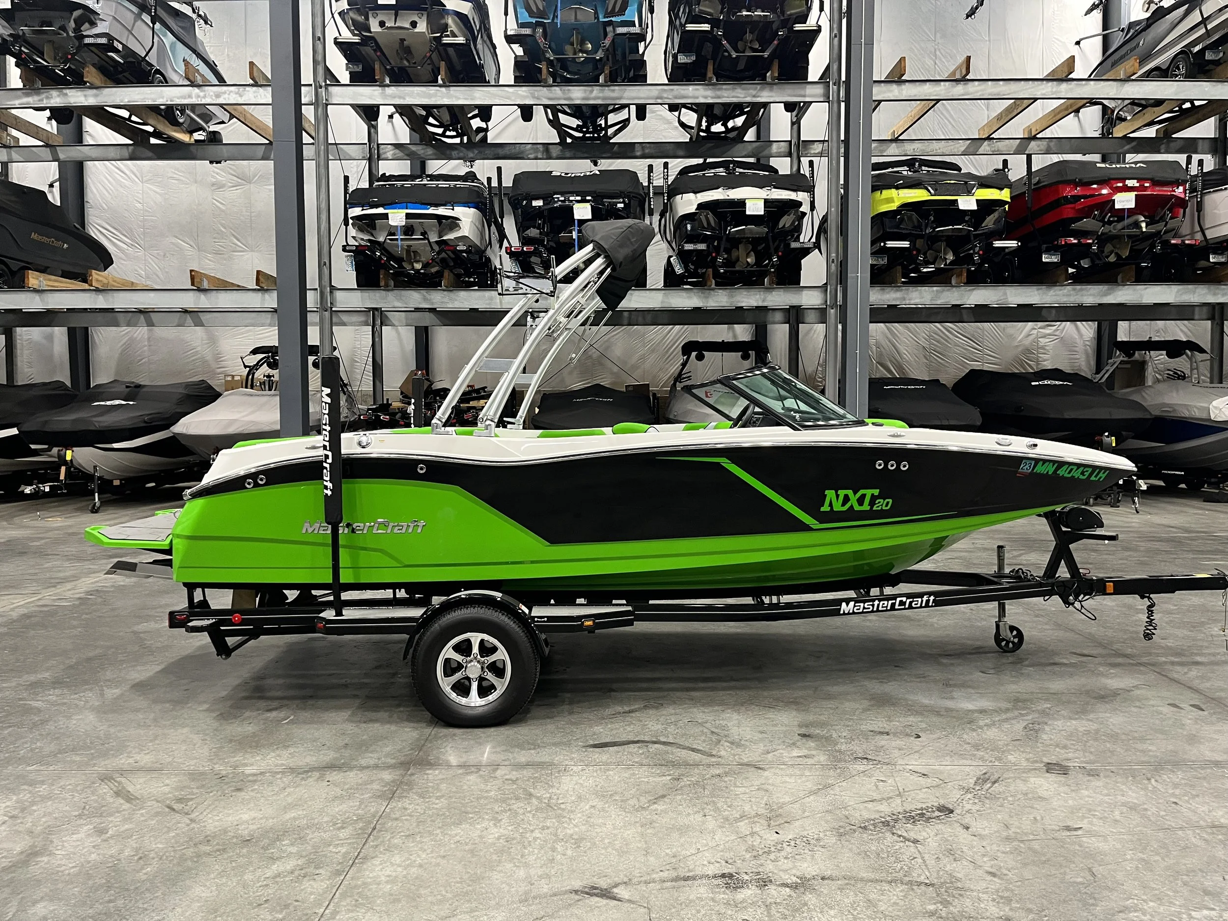 Used 2015 MasterCraft NXT 20 Wake Surf Boat For Sale - — Midwest Water ...