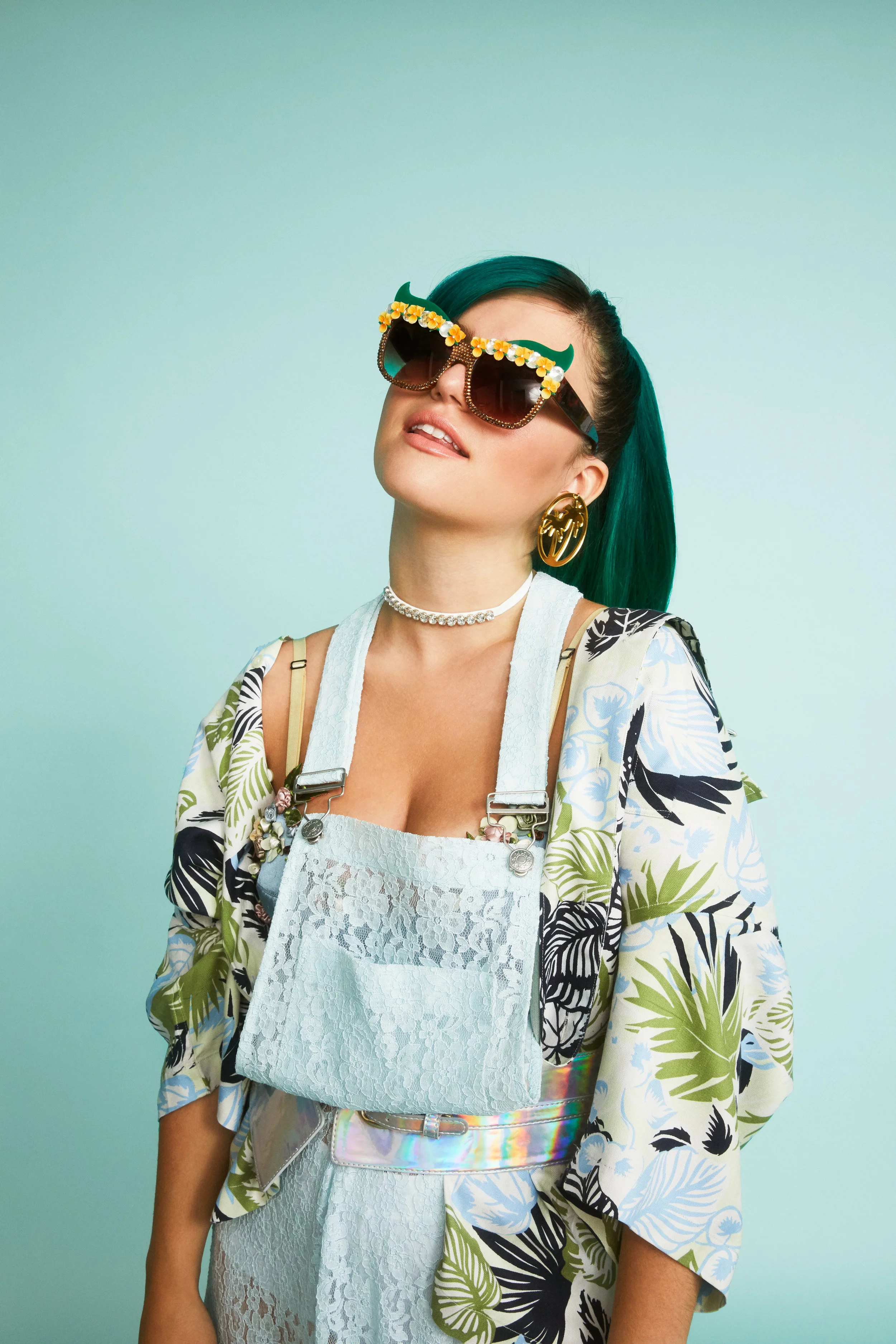 Video Premiere: Phoebe Ryan's "Forgetting All About You" (ft. Blackbear)