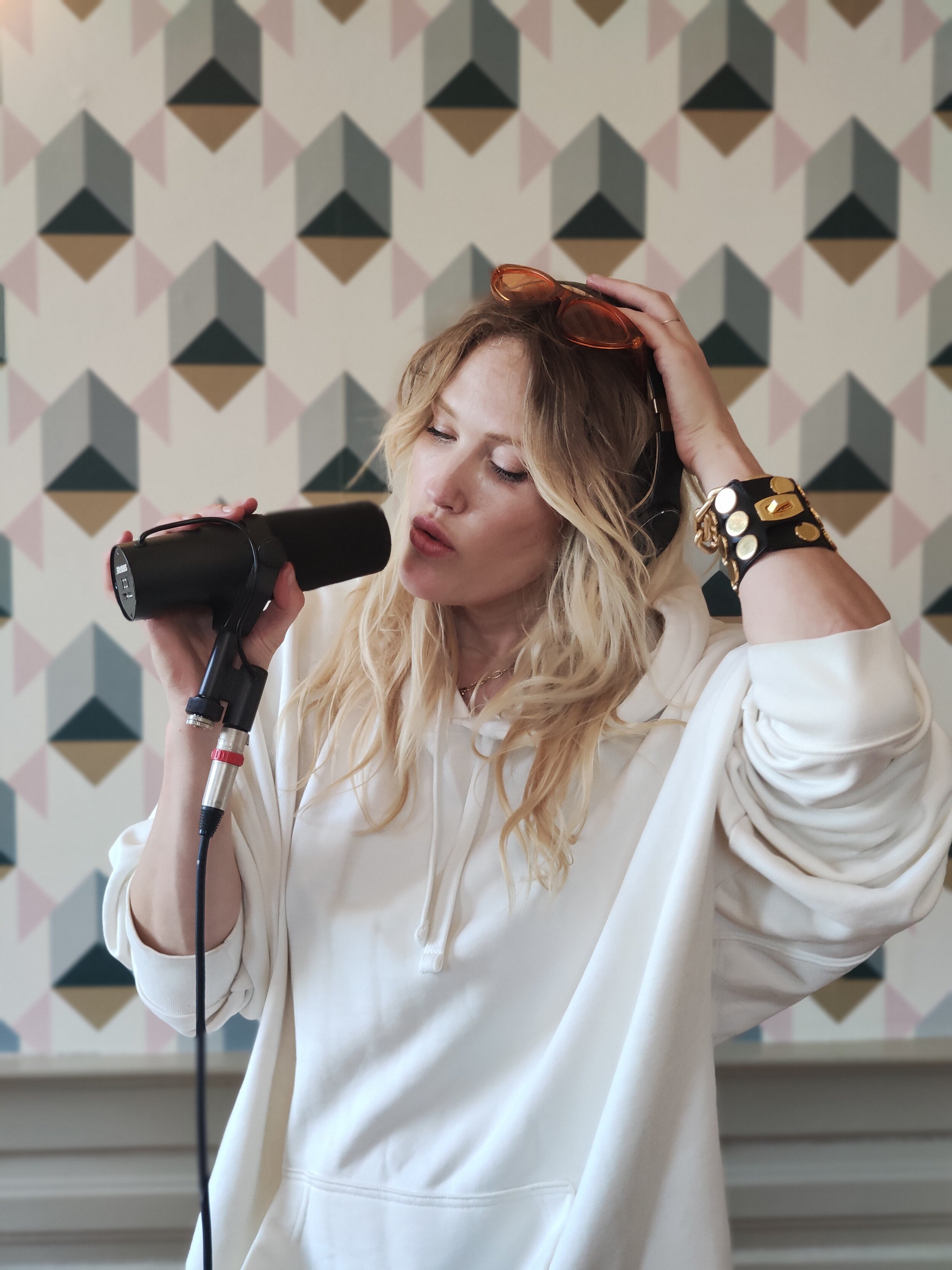 Betsy | New EP & Her Modern Portugal Diary