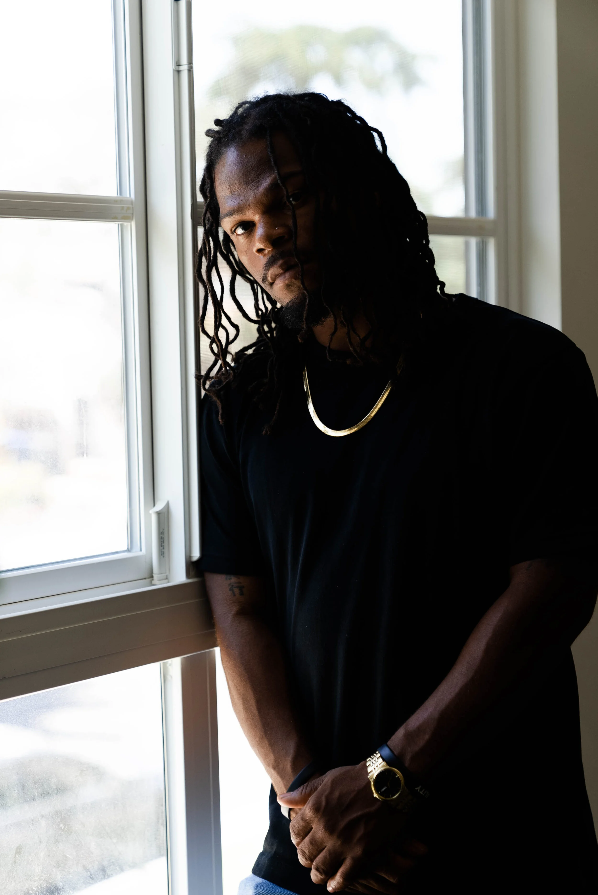 JOHNNY QUEST THE REBEL Says “Neva Fold” & Unleashes ‘Money Dreamz’ EP