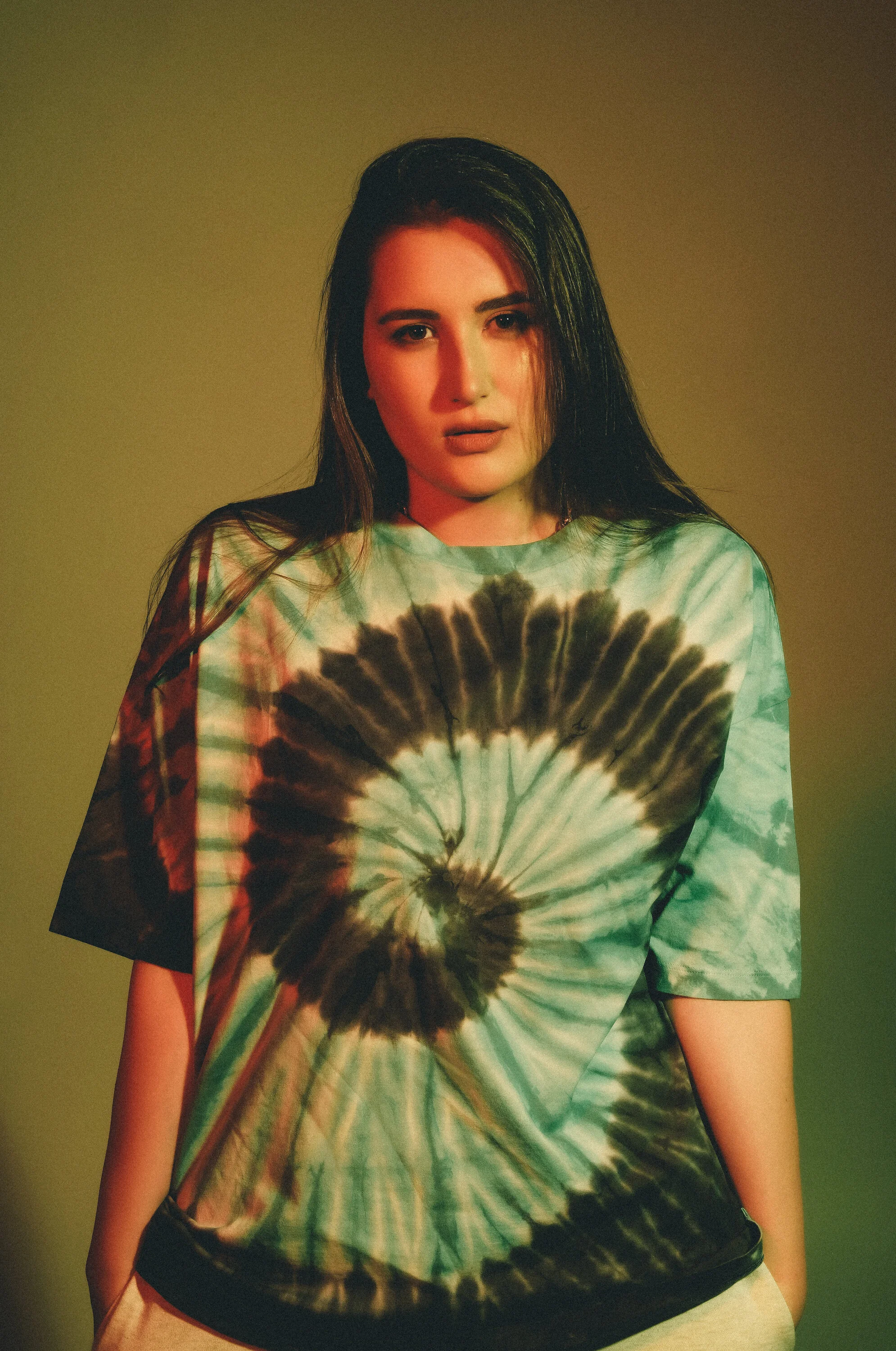 Rosa Linn | Armenia Meets America in New Song “KING” With Kiiara