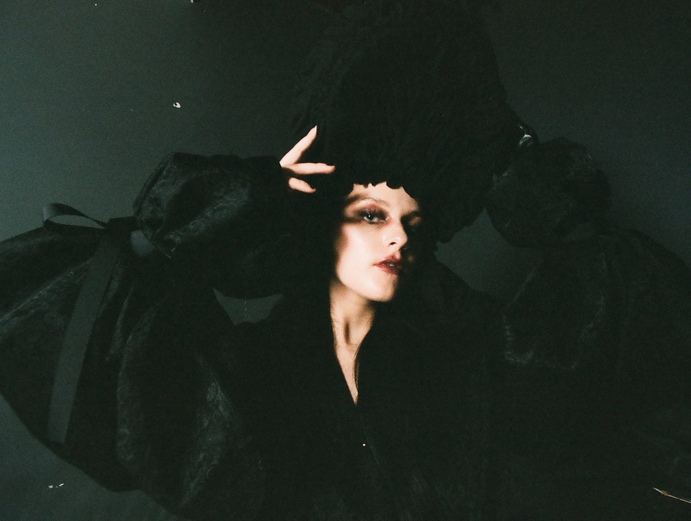 Flaunt Premiere | Anna Sofia Is Facing Her Fears in New Single 'No. 5'