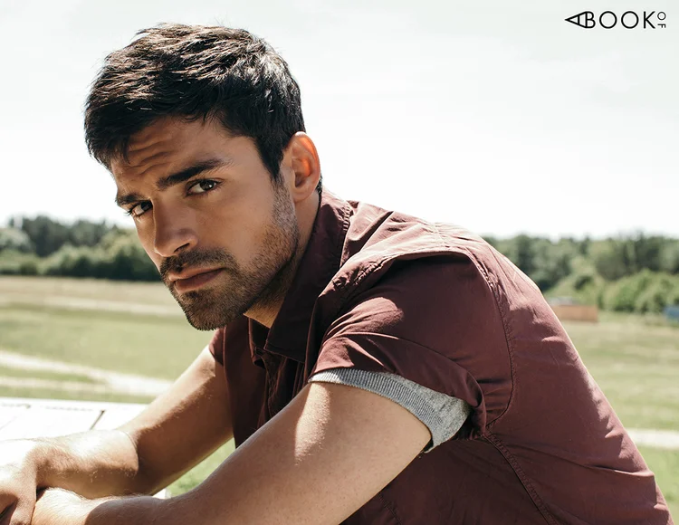 SEAN TEALE [THE GIFTED] — A BOOK OF MAGAZINE