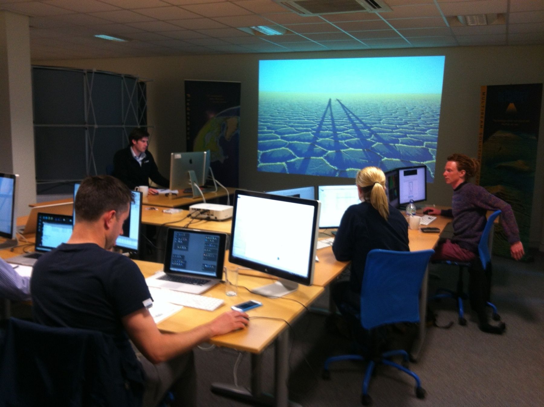 Multibeam and Hydrographic Survey Training — Beam Survey