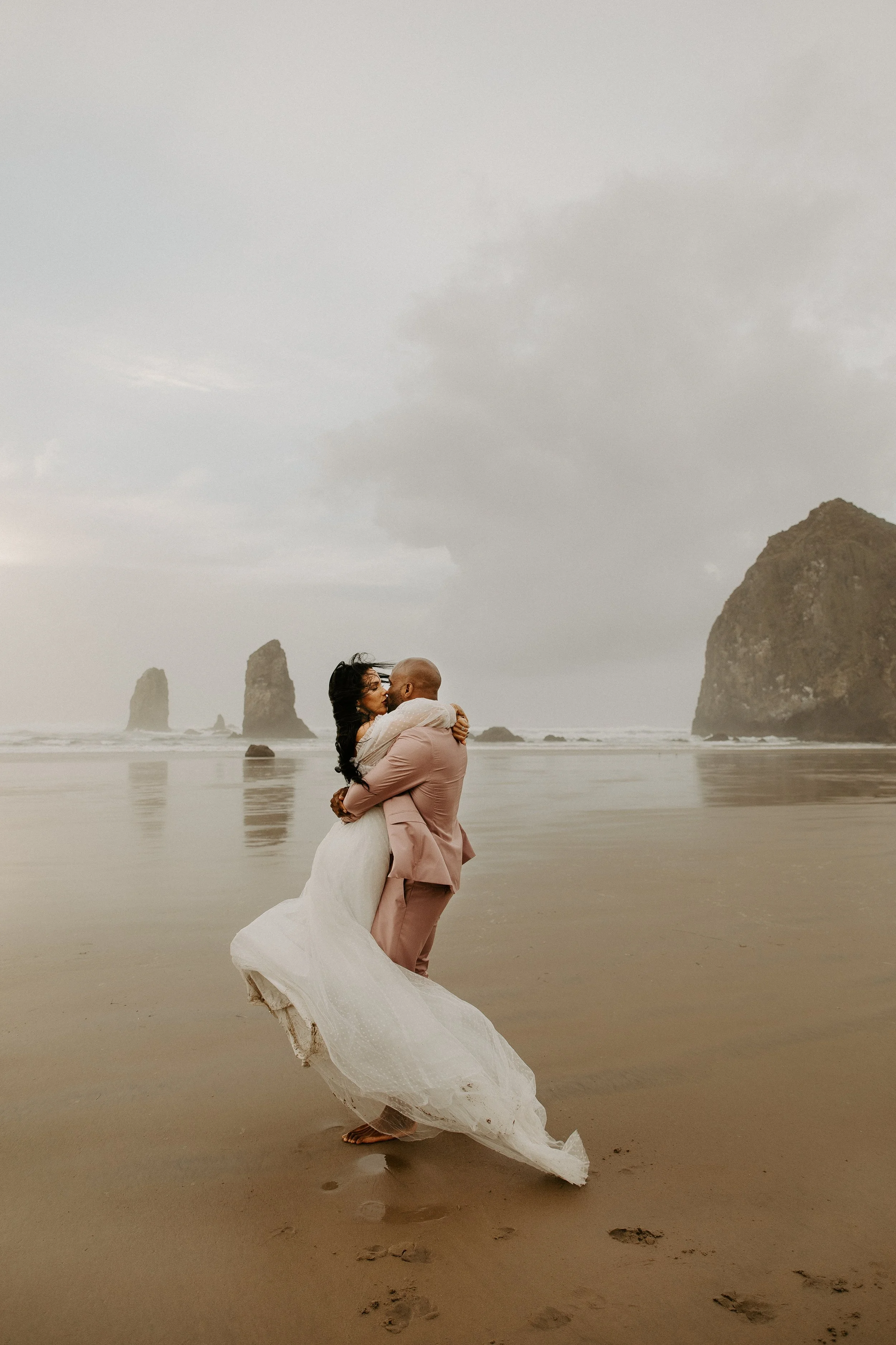 Seraphina Photography - Oregon Elopement Photographer