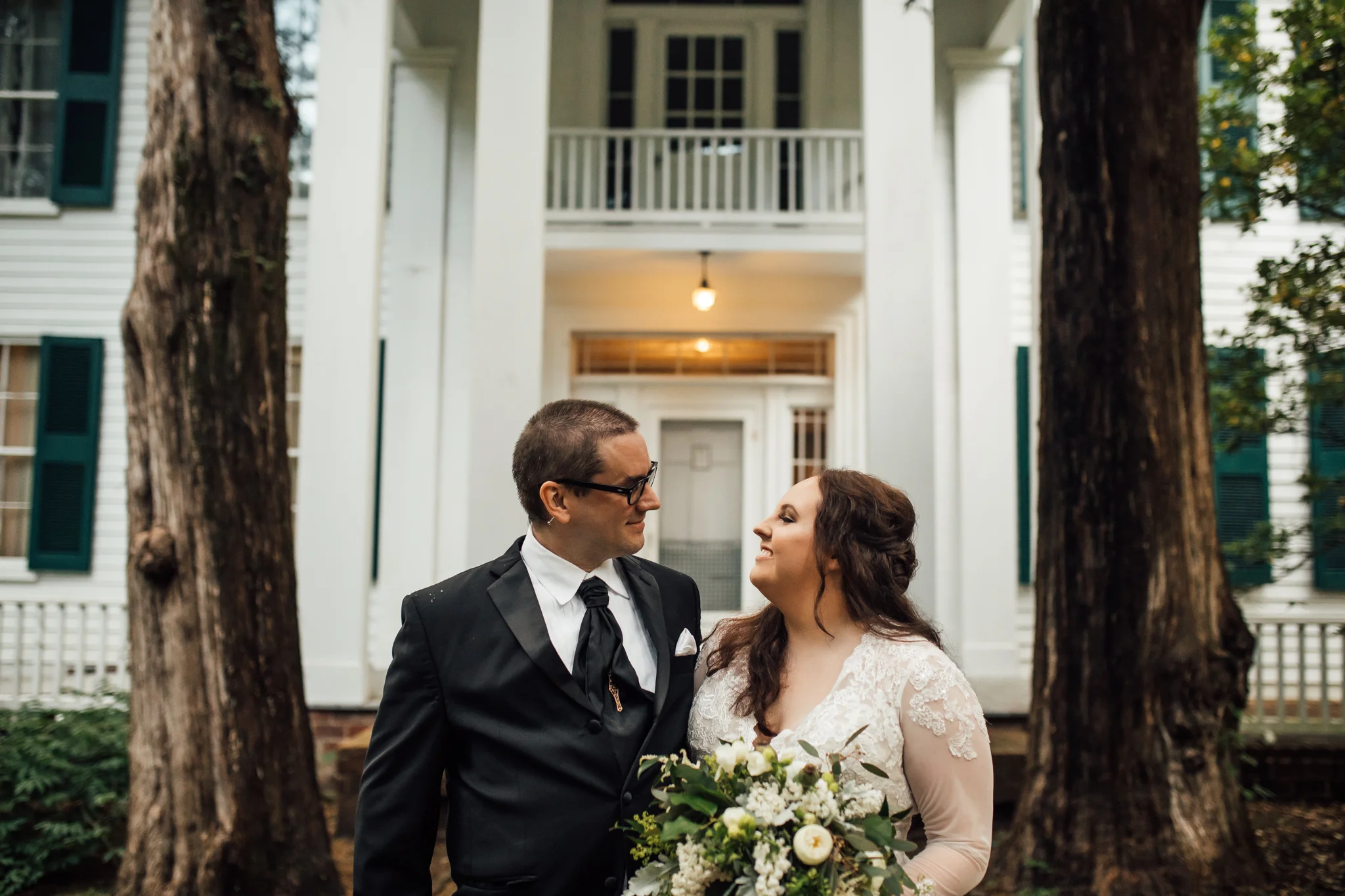 A Memorable Wedding at Rowan Oaks and the Powerhouse in Oxford, MS ...