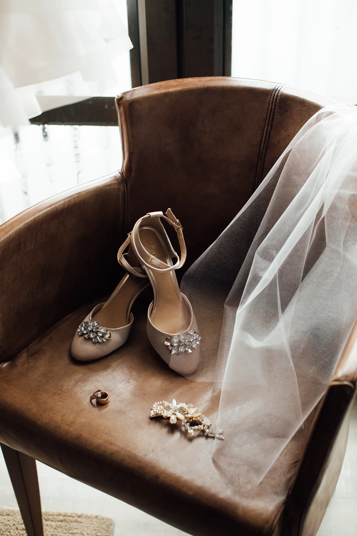 A Snowy, Winter Wedding at The Steam Plant in Dayton, Ohio | Alec ...