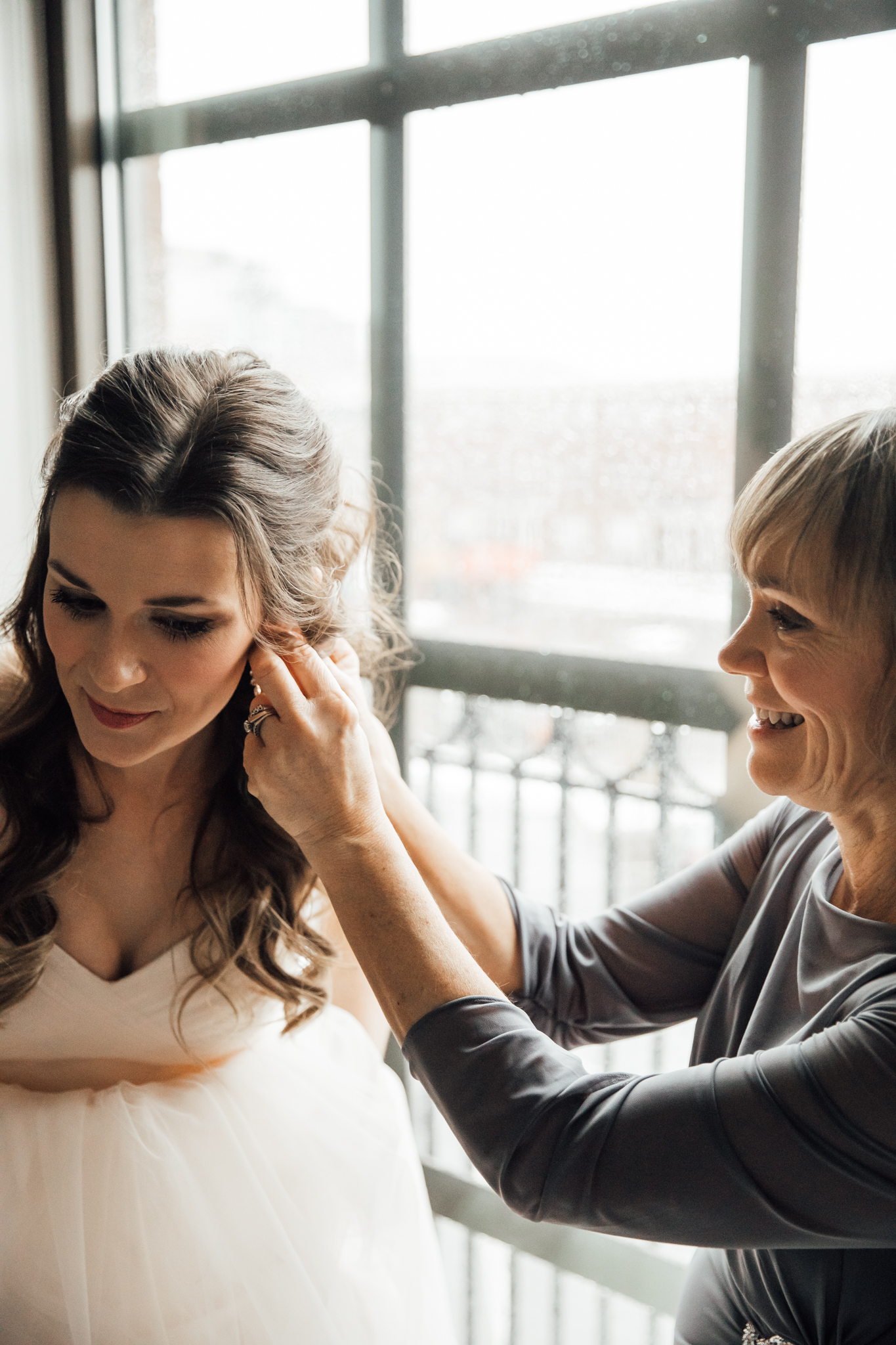 A Snowy, Winter Wedding at The Steam Plant in Dayton, Ohio | Alec ...
